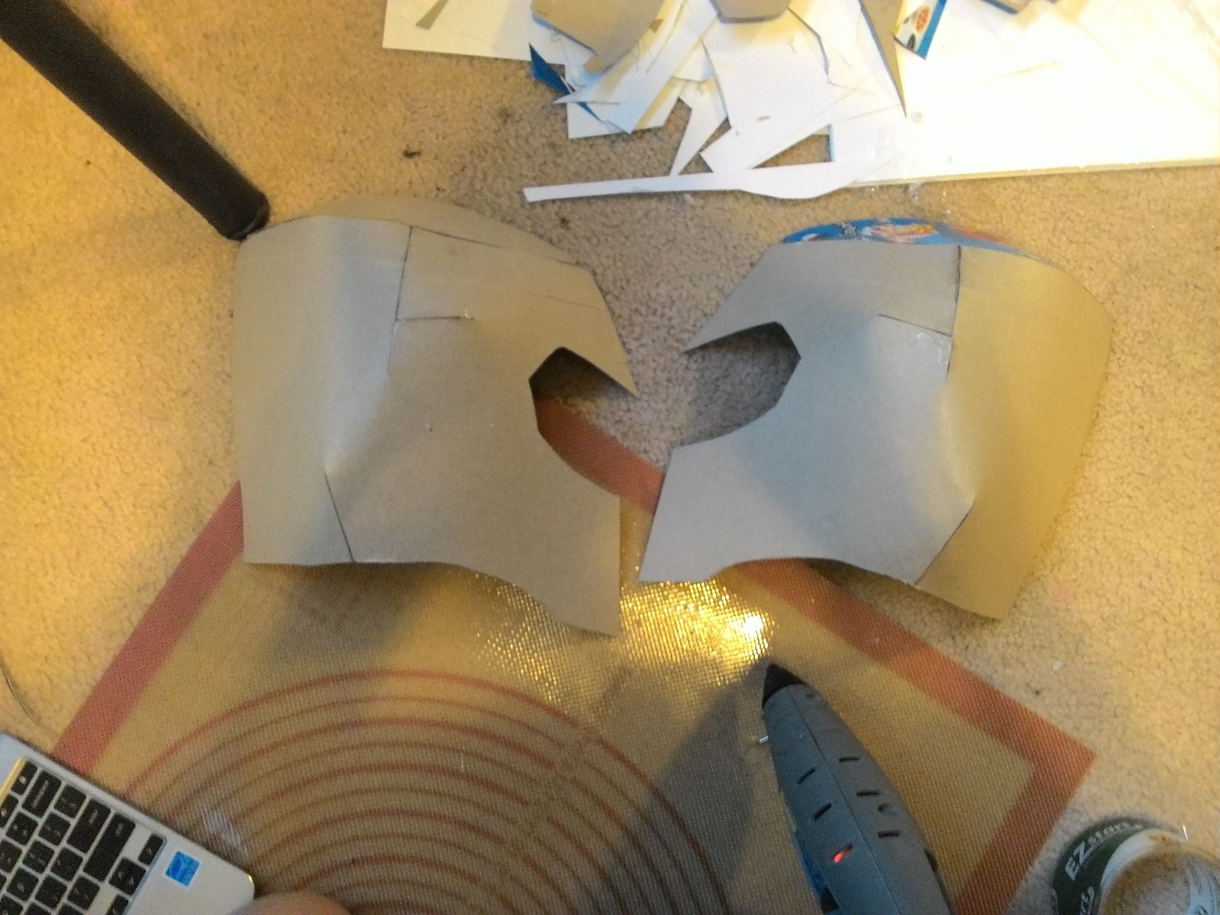 How to Make Loki's Helmet : 11 Steps (with Pictures) - Instructables