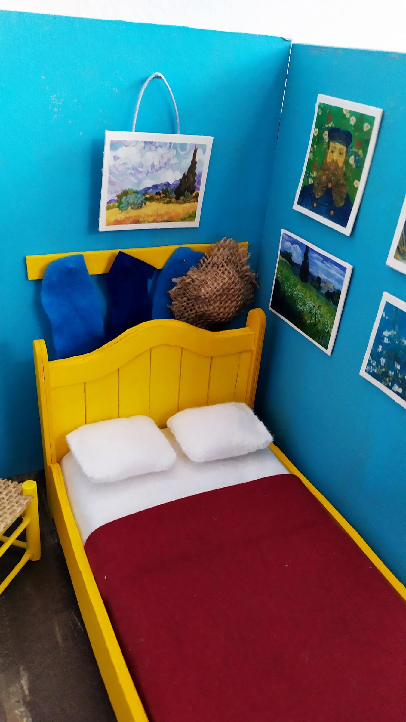 Miniature Bedroom in Arles : 17 Steps (with Pictures) - Instructables