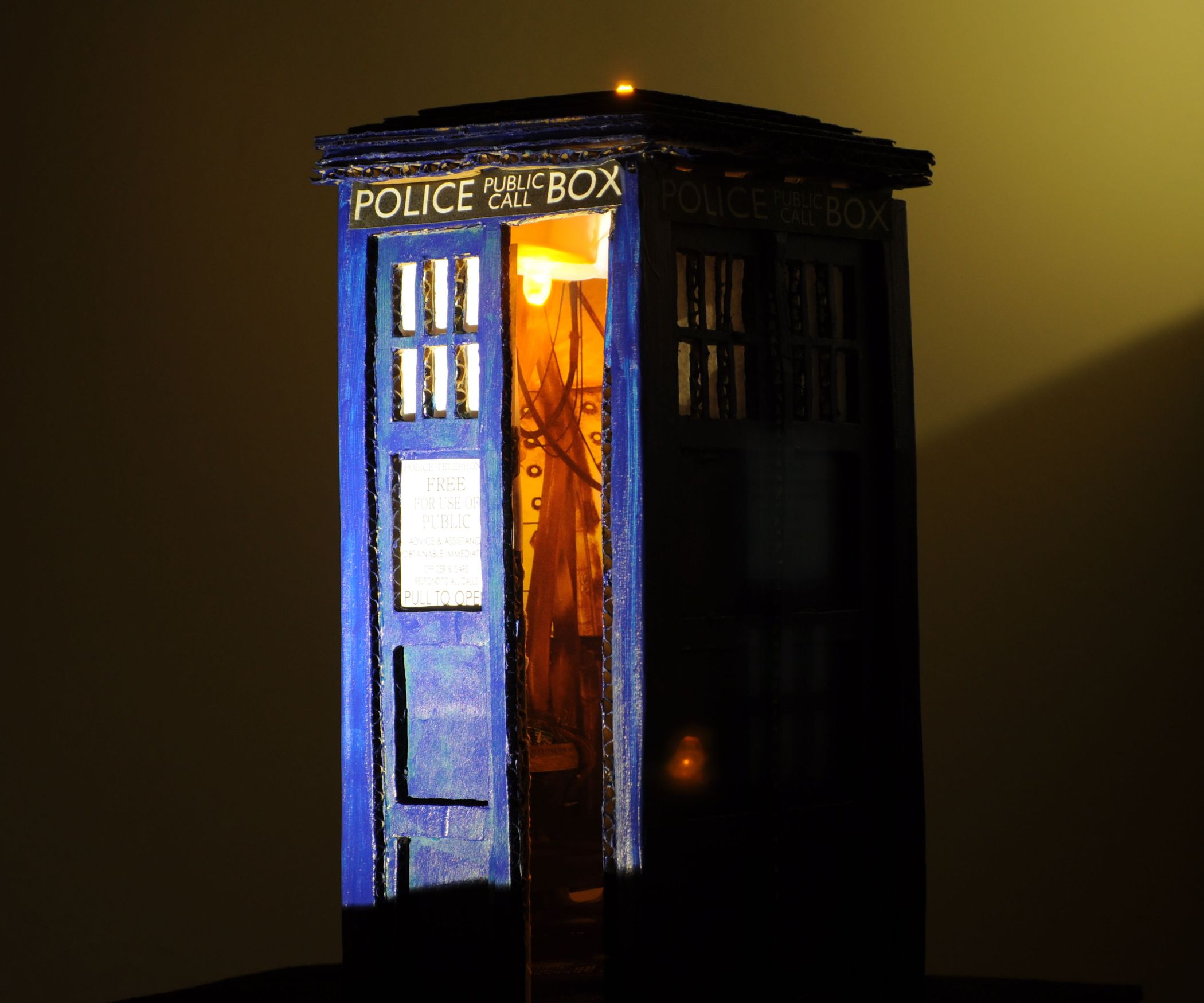 Small Tardis That's Bigger on the Inside : 8 Steps (with Pictures ...