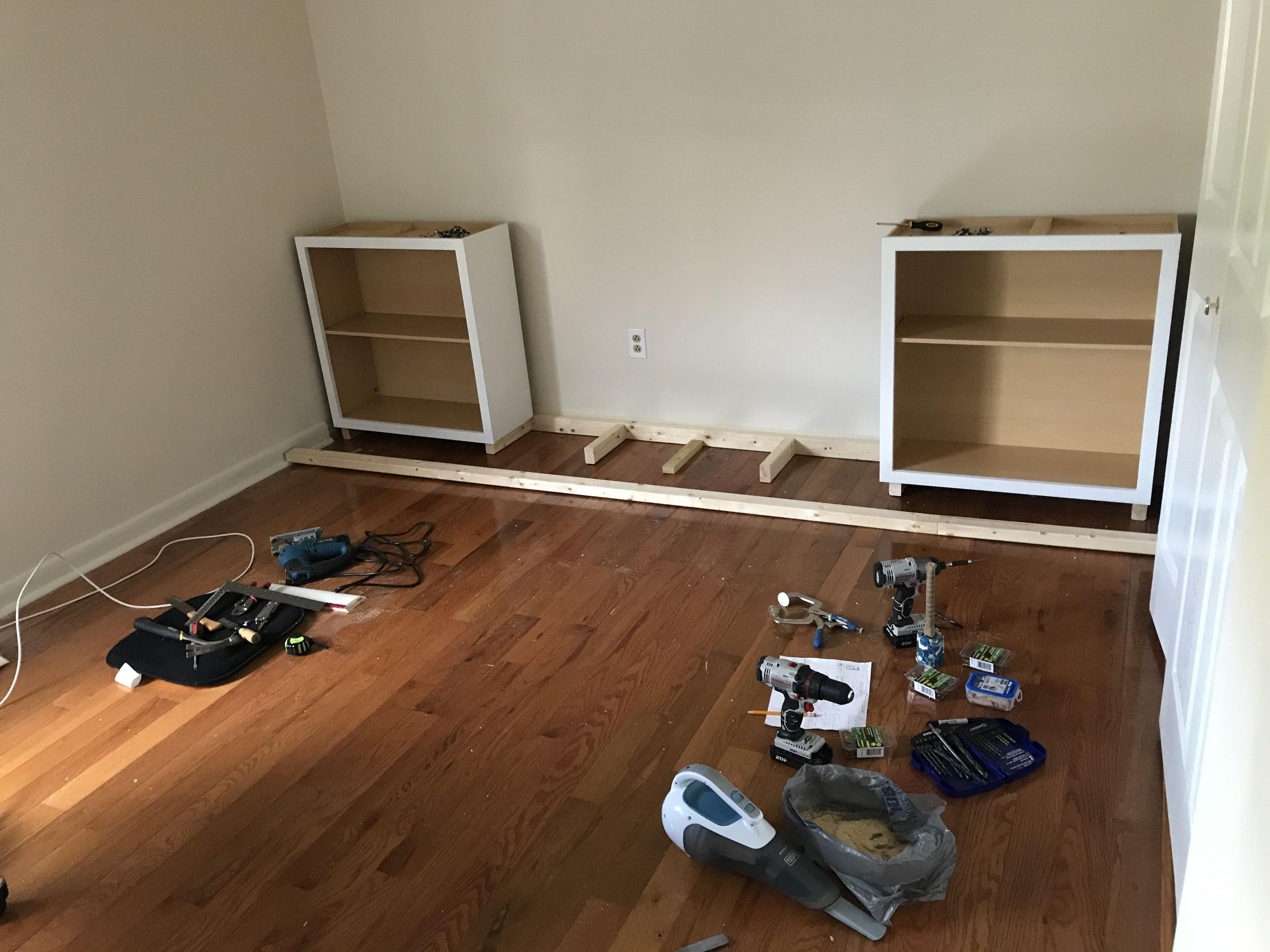 DIY Built-in Bookcase : 6 Steps (with Pictures) - Instructables