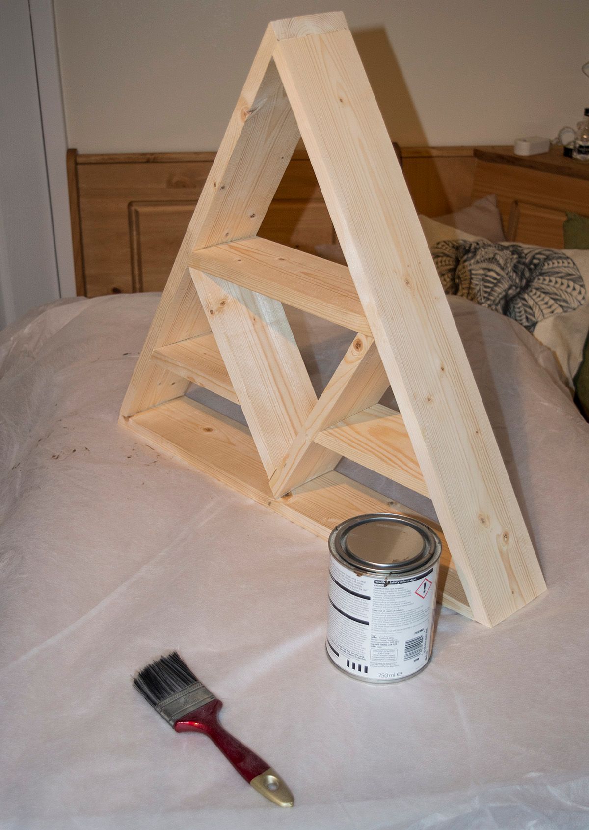 Easy Triangle Shelf : 4 Steps (with Pictures) - Instructables