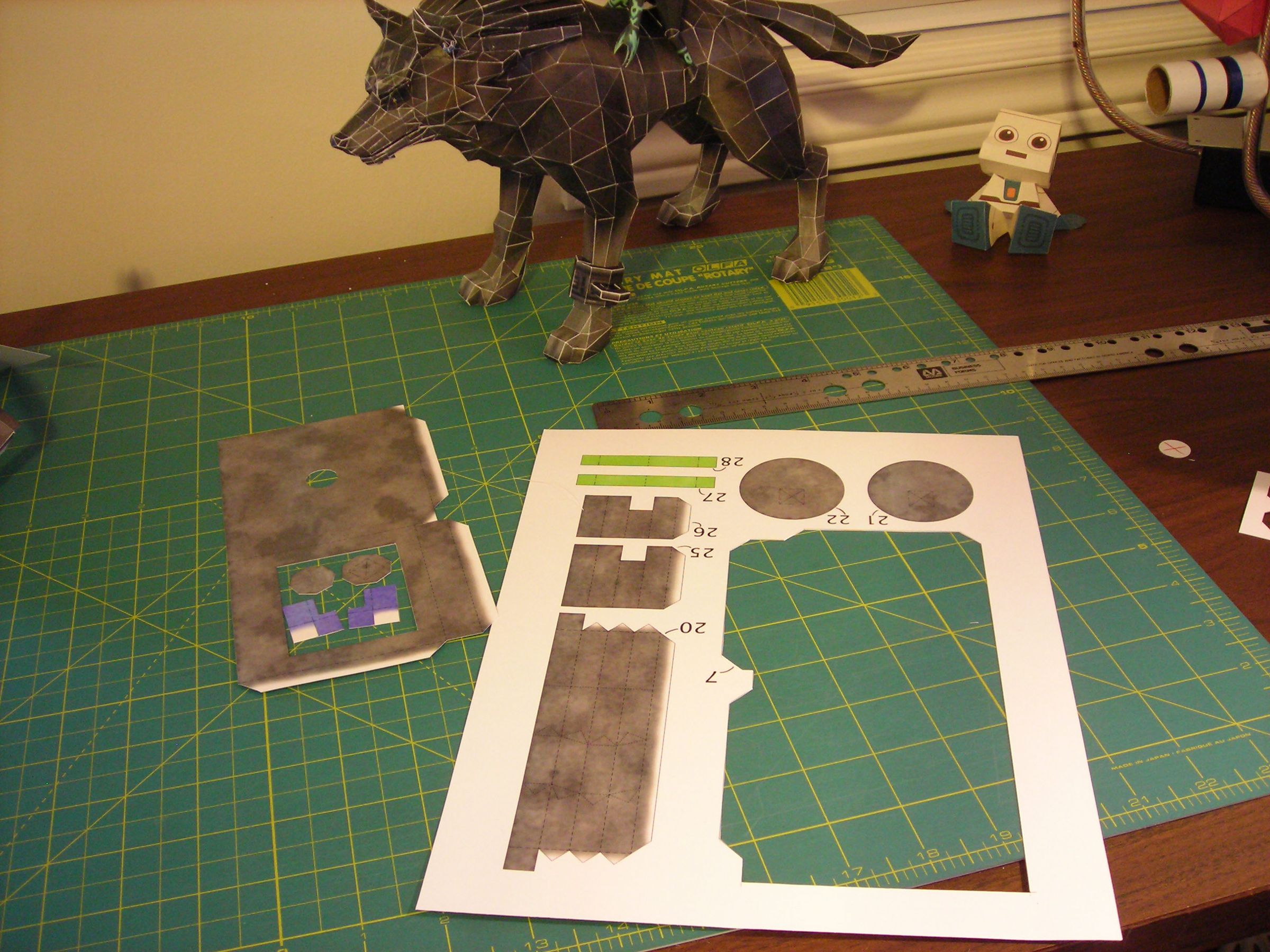 Walking Papercraft Mech Warrior : 20 Steps (with Pictures) - Instructables