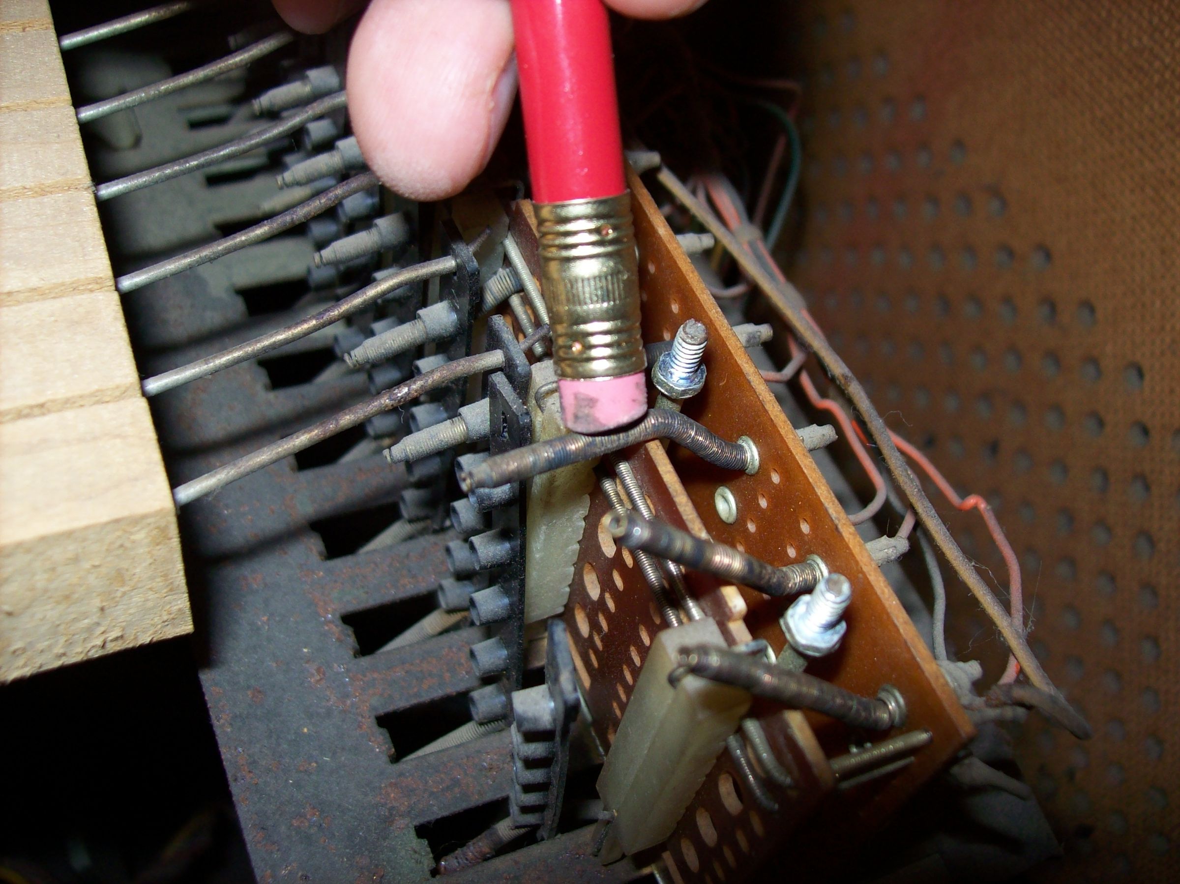 Repairing an Electronic Organ : 8 Steps (with Pictures) - Instructables
