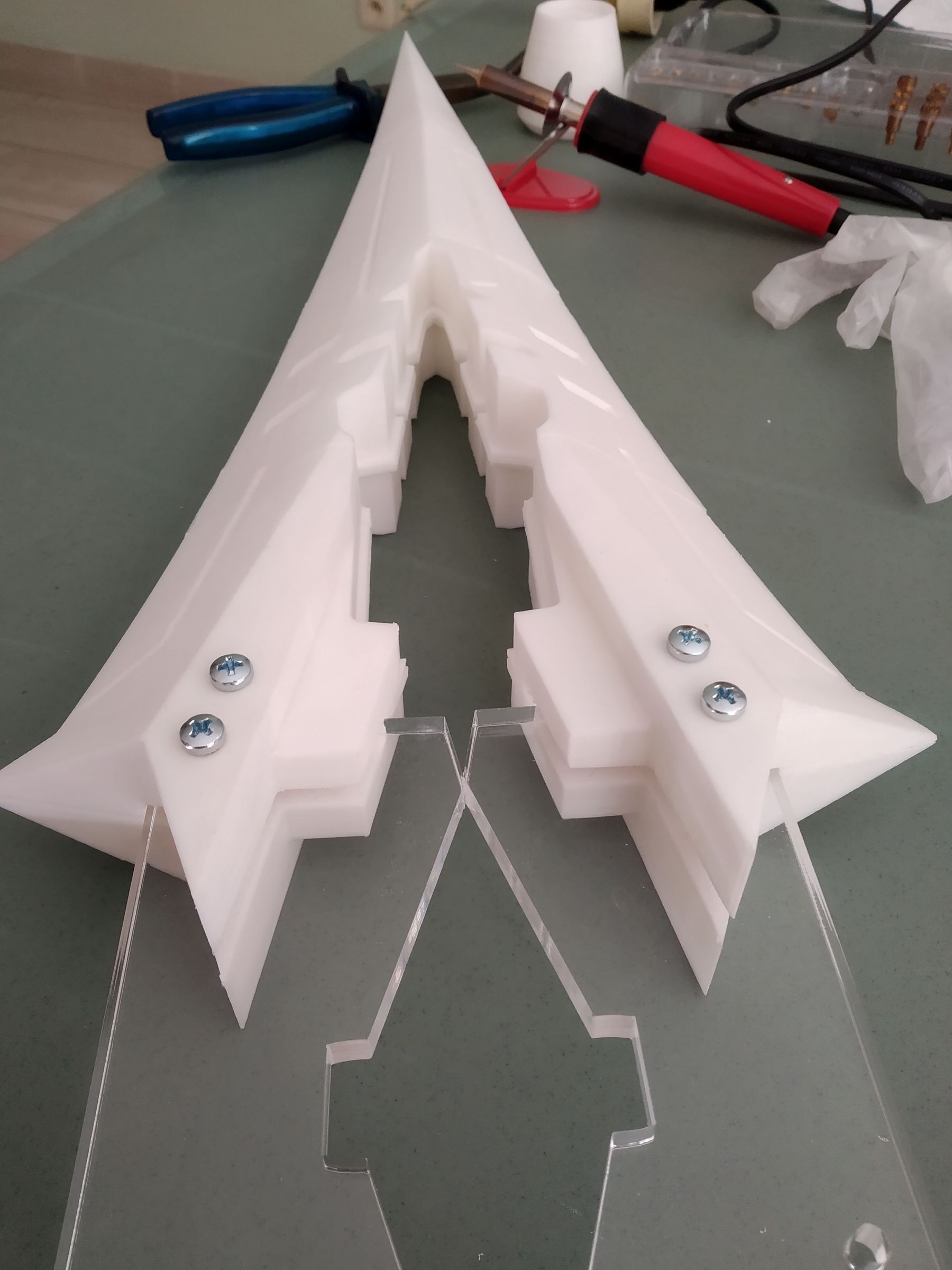 Props With Floating Parts : 3 Steps - Instructables