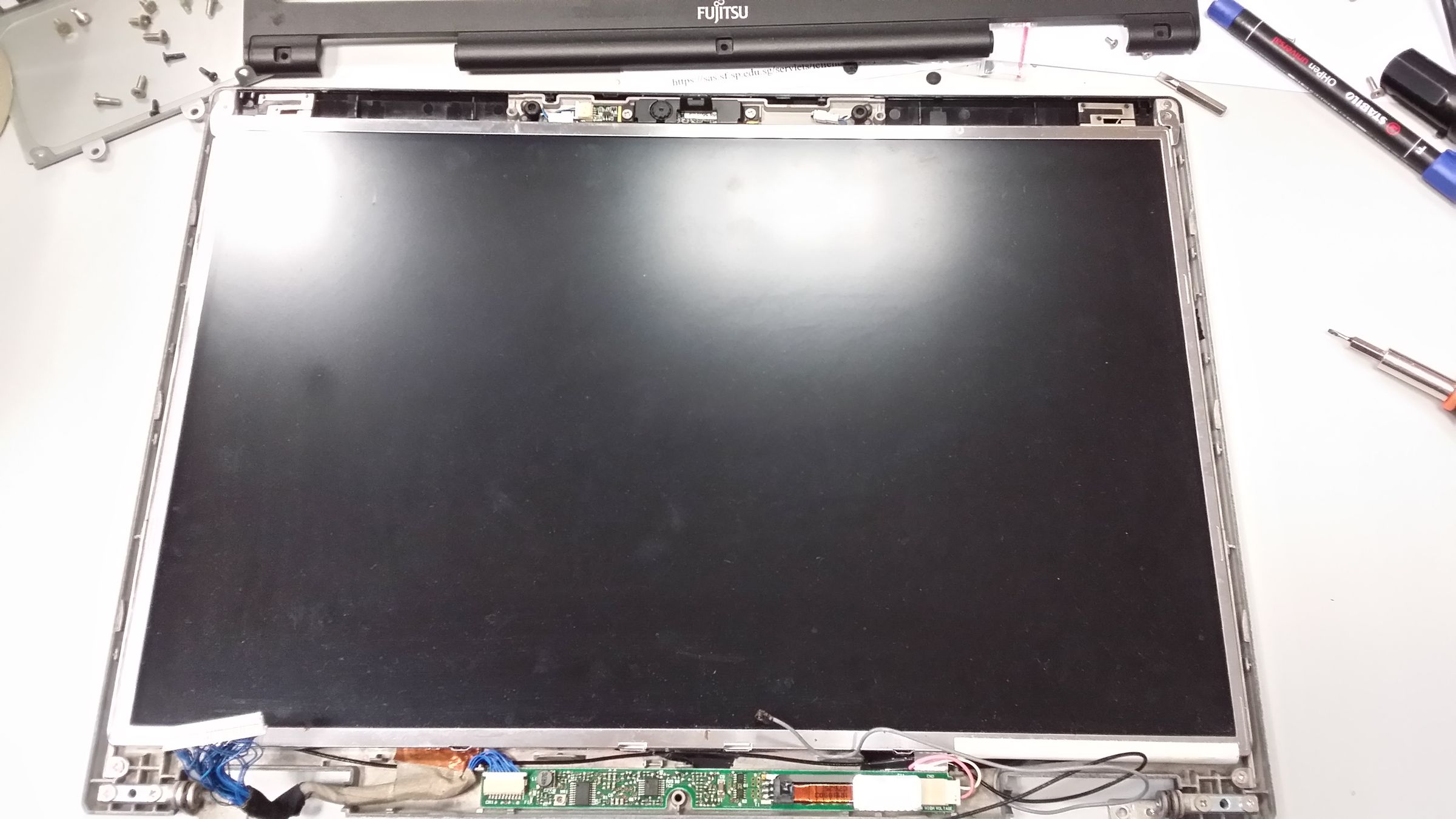 How to Re-purpose Dead Laptop's LCD : 4 Steps - Instructables