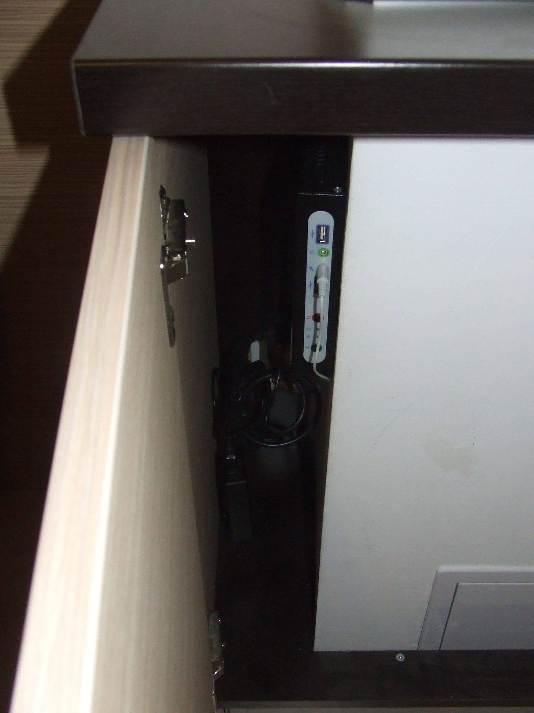Wall-mounted Kitchen PC : 7 Steps (with Pictures) - Instructables