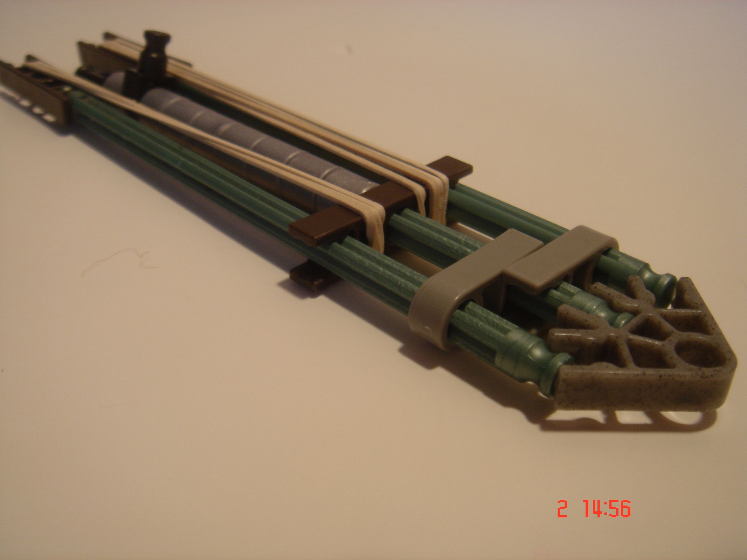 Project X4 XPLODER Mini K'nex Hand Grenade : 4 Steps - Instructables