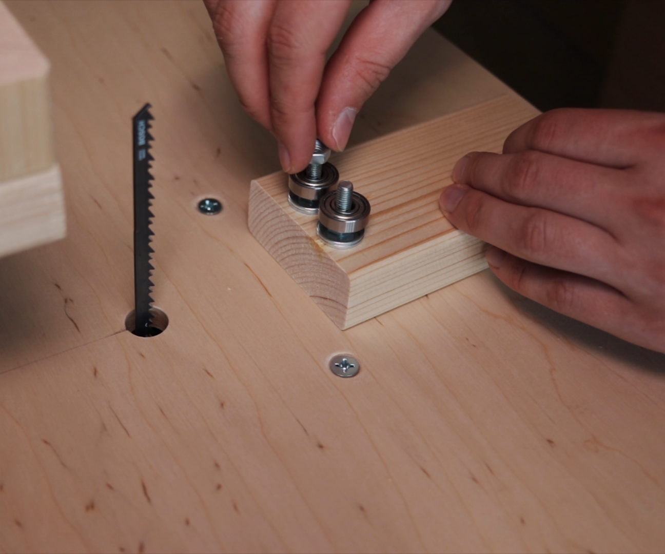 DIY Small/Portable/Convenient Workbench : 27 Steps (with Pictures ...