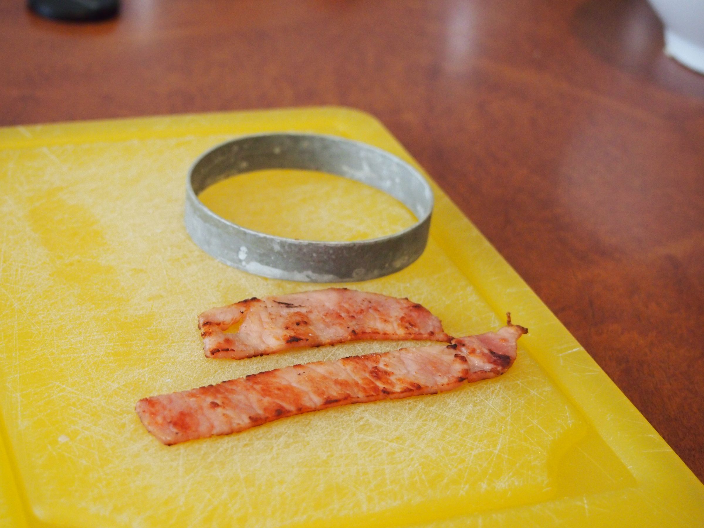 How to Cook an Egg & Bacon Ring : 6 Steps (with Pictures) - Instructables