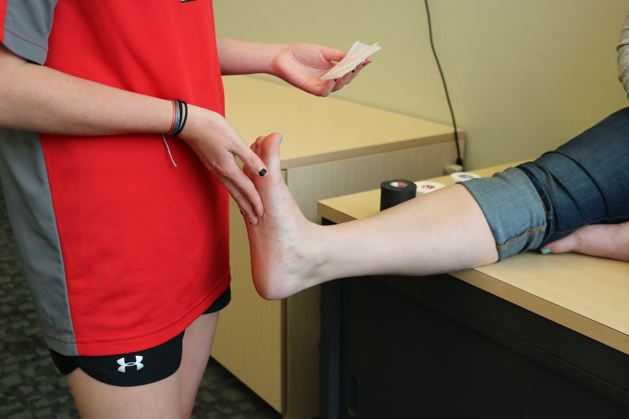 Ankle Taping Made Easy : 17 Steps (with Pictures) - Instructables