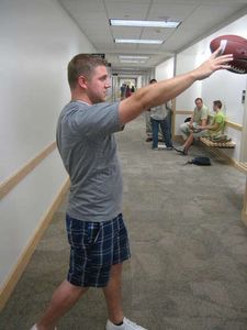 How to Throw a Football : 6 Steps (with Pictures) - Instructables