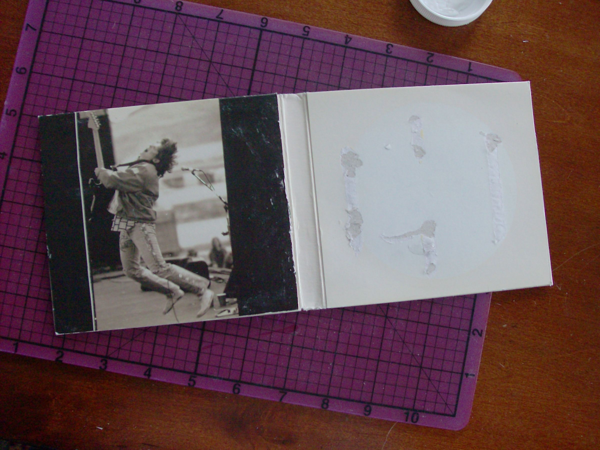 Upcycle Your Old CD Covers : 6 Steps - Instructables