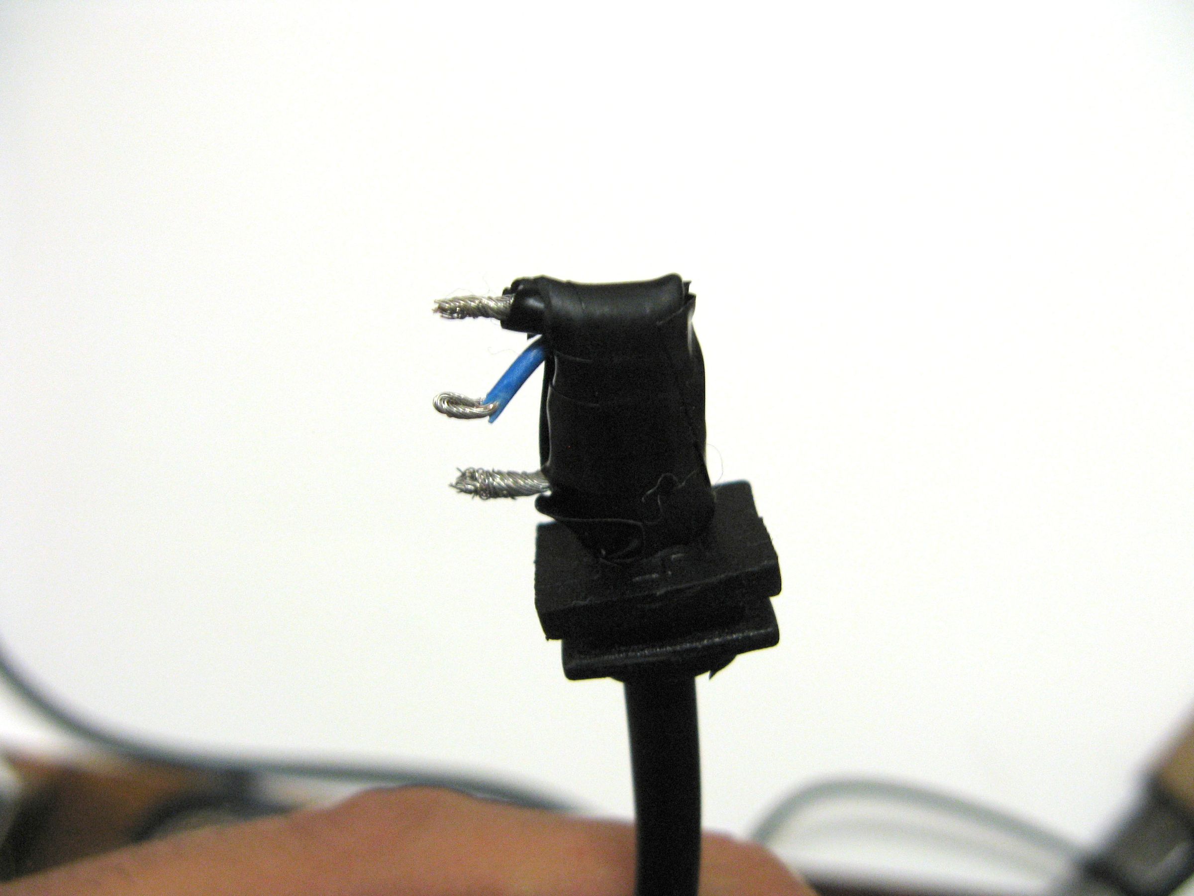 How to Repair HP Dv6 Notebook Power Adapter : 6 Steps (with Pictures ...