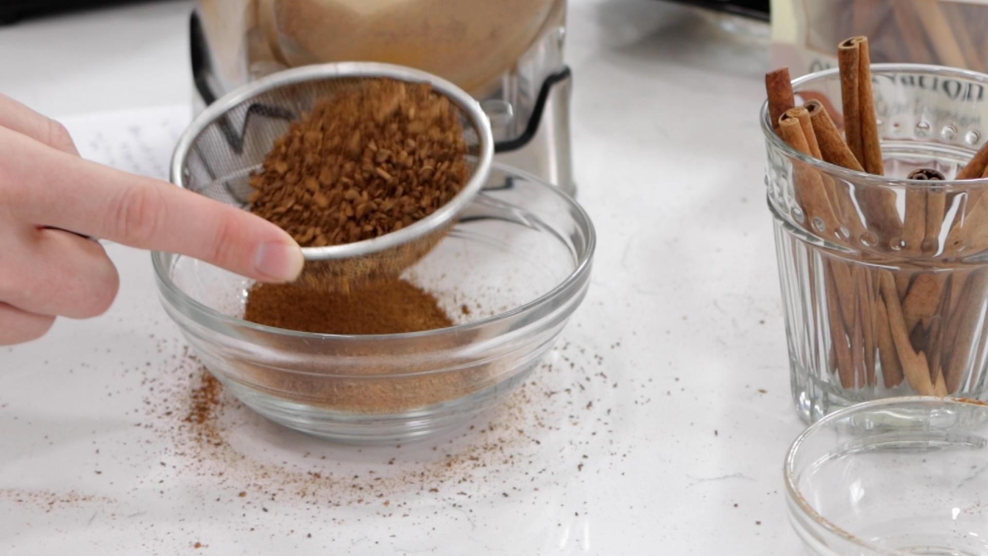 How to Make Ground Cinnamon From Cinnamon Sticks : 4 Steps (with ...