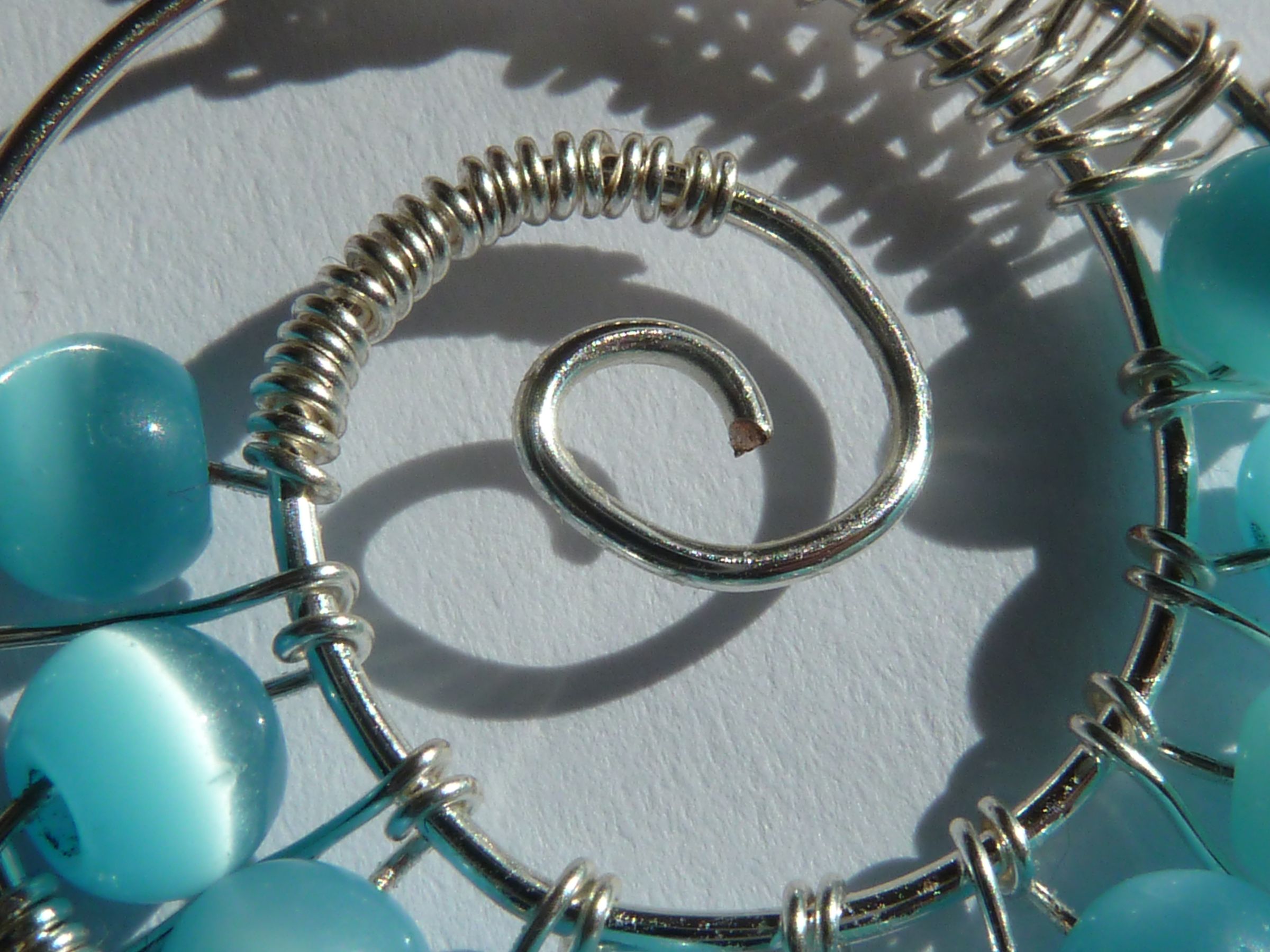 Swirled Wire Beaded Pendant : 18 Steps (with Pictures) - Instructables