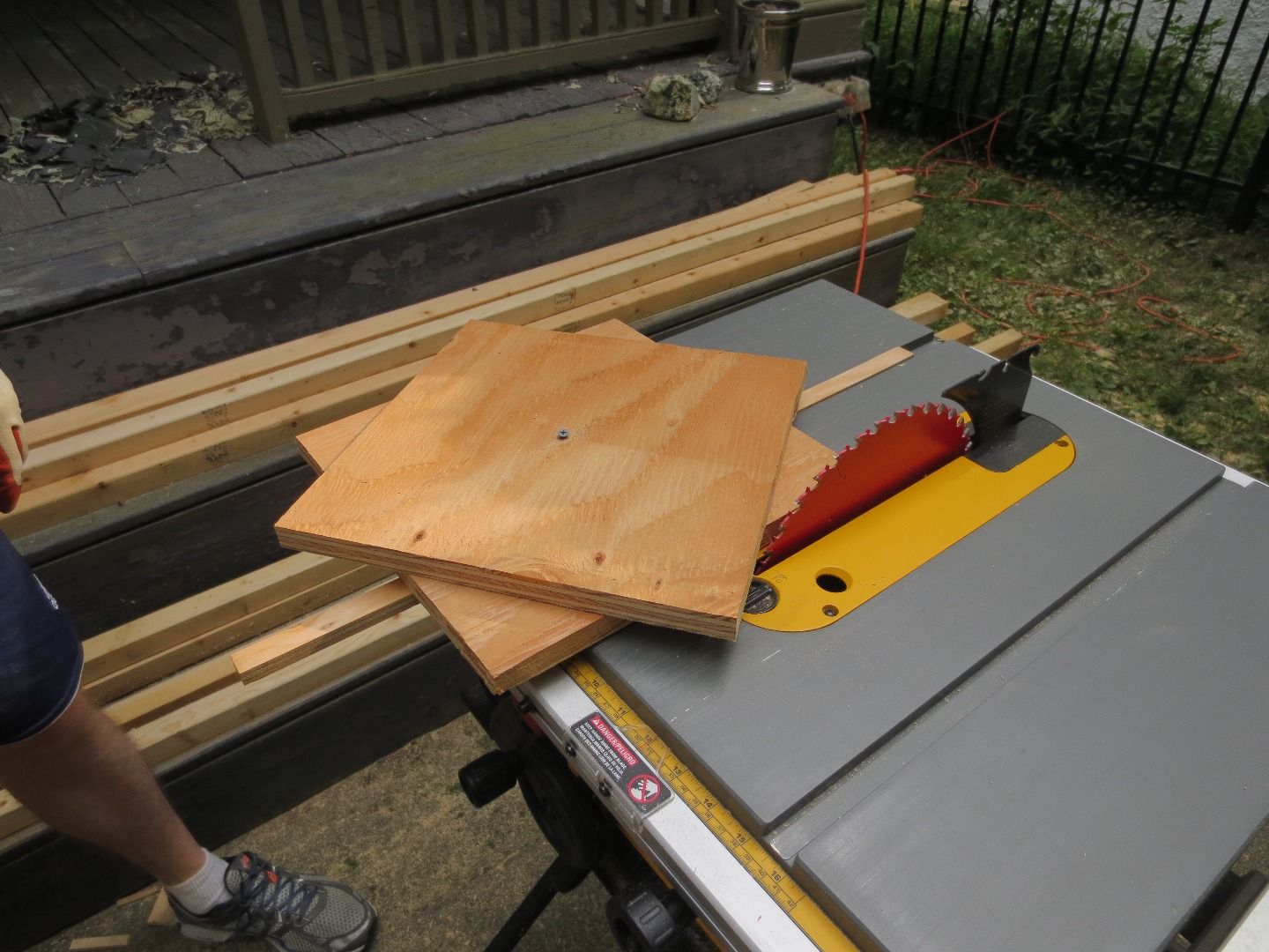 How to Cut Perfect Circles With a Table Saw : 7 Steps (with Pictures ...