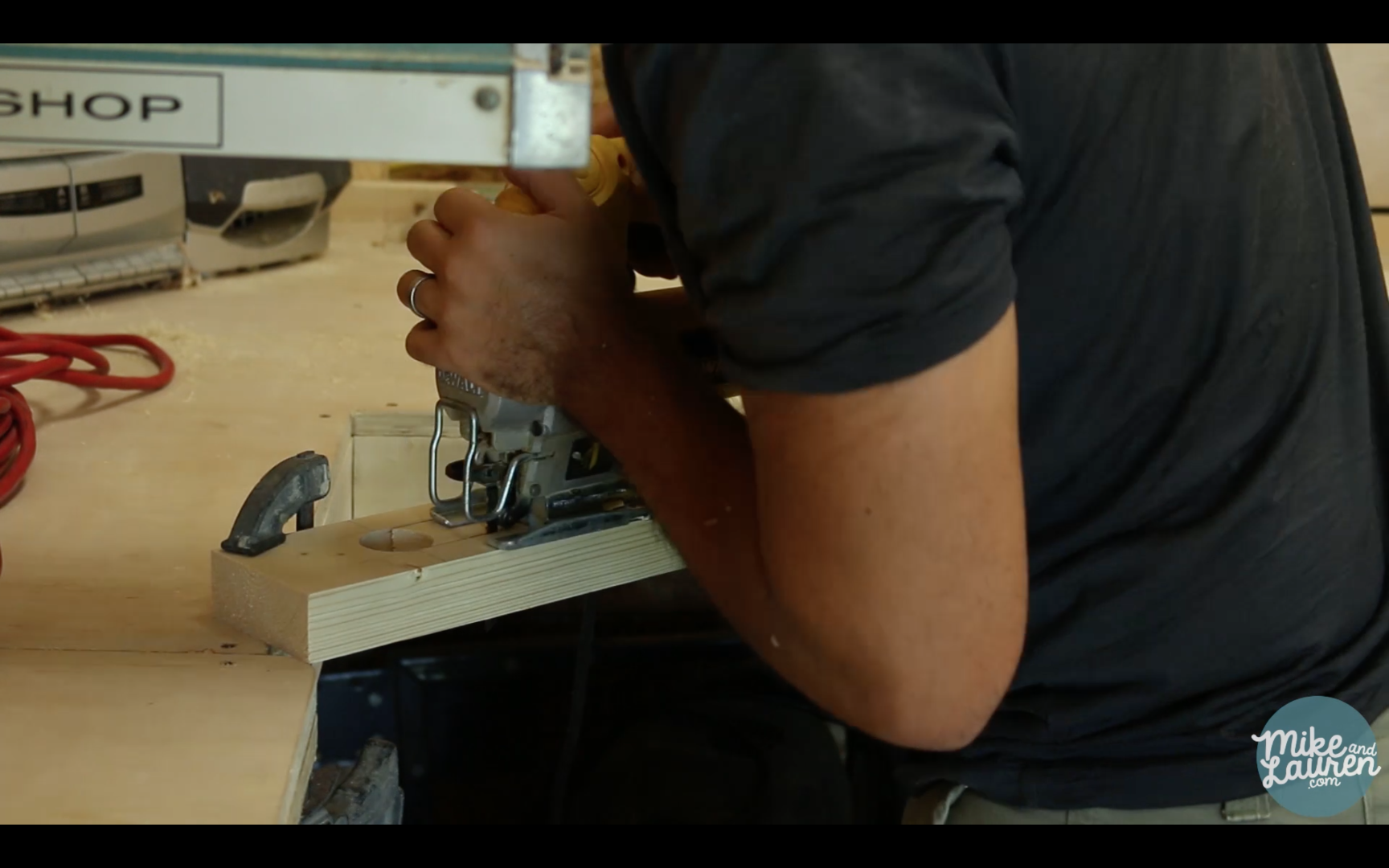 Folding Extension Cord Organizer! : 8 Steps (with Pictures) - Instructables