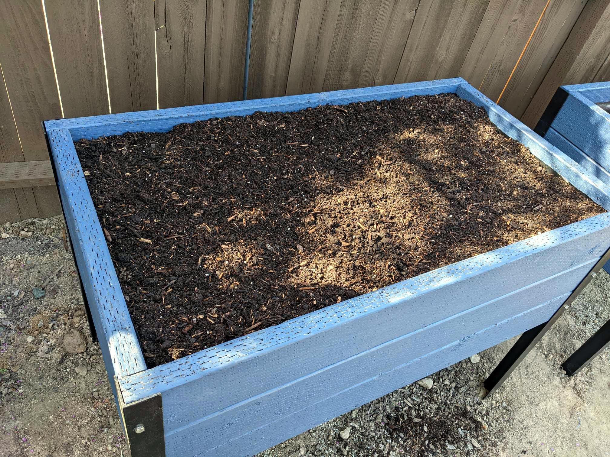 Raised Outdoor Planter Boxes : 13 Steps (with Pictures) - Instructables