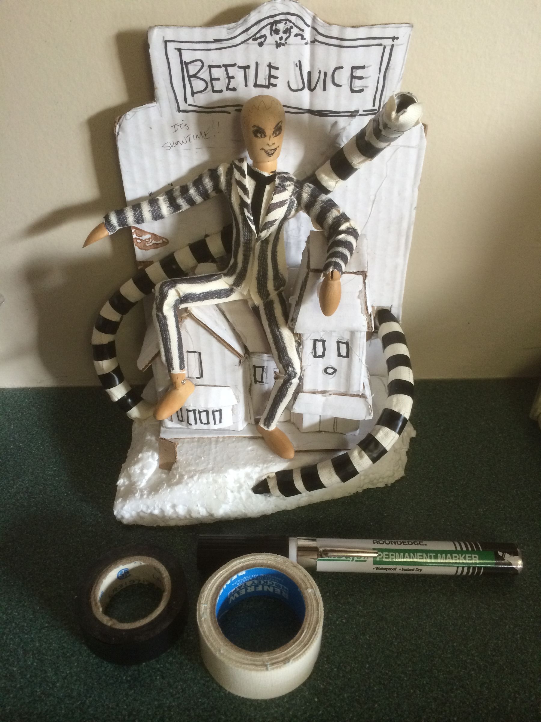 Ultimate Beetlejuice Sand Worm Puppet Costume : 16 Steps (with Pictures ...