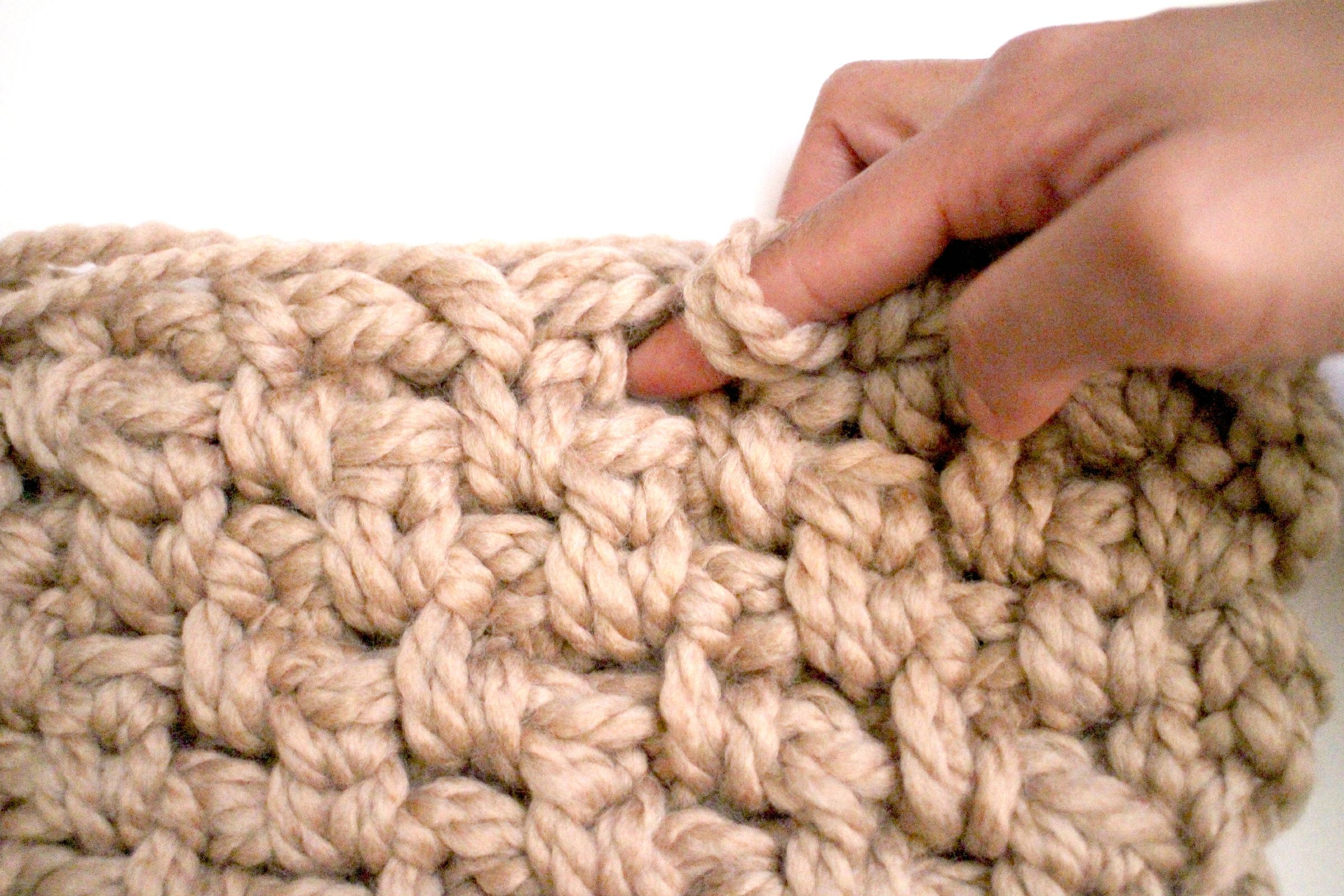 How to Finger Crochet : 4 Steps (with Pictures) - Instructables