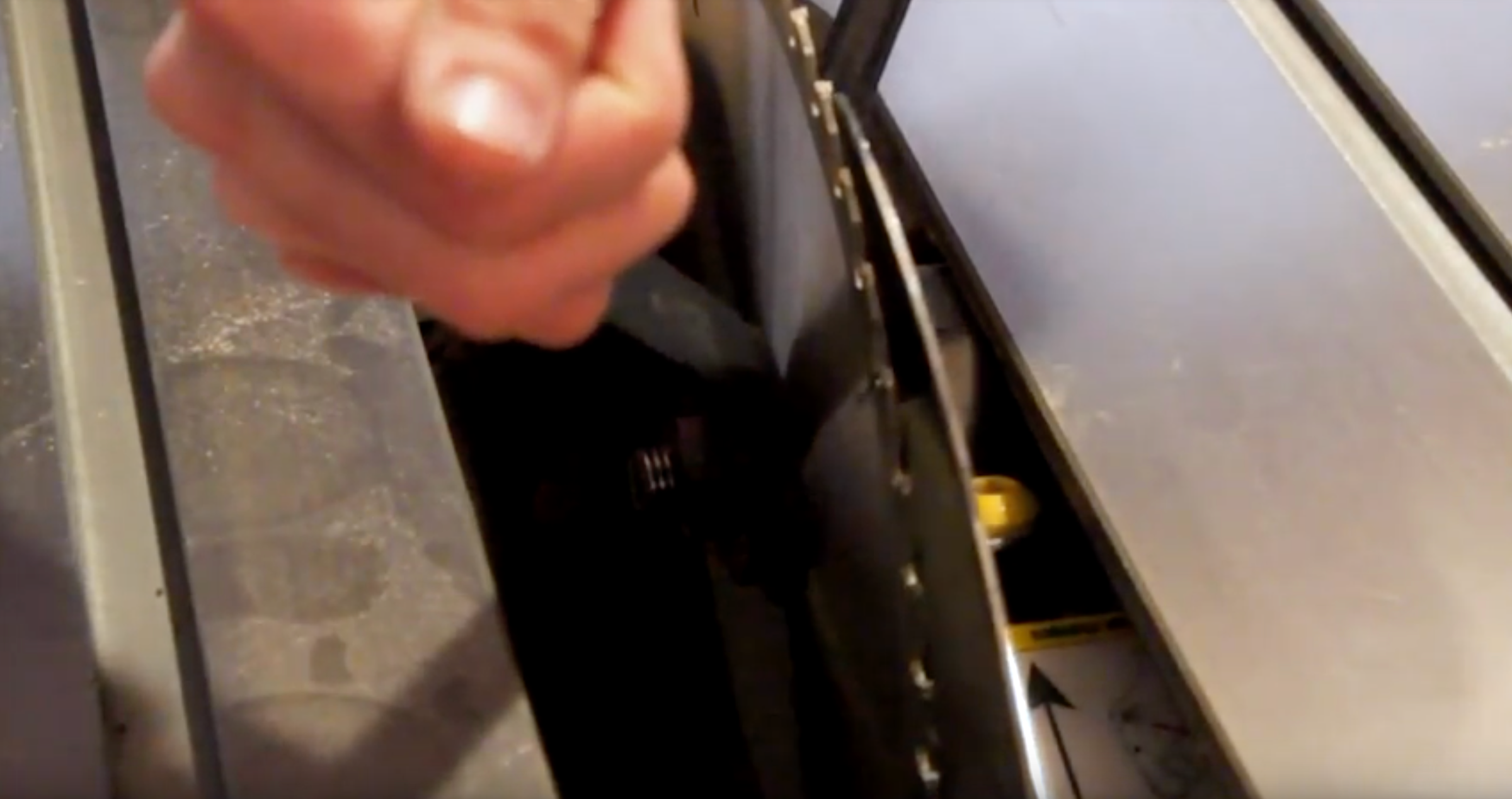 How to Clean a Table Saw Blade : 5 Steps (with Pictures) - Instructables