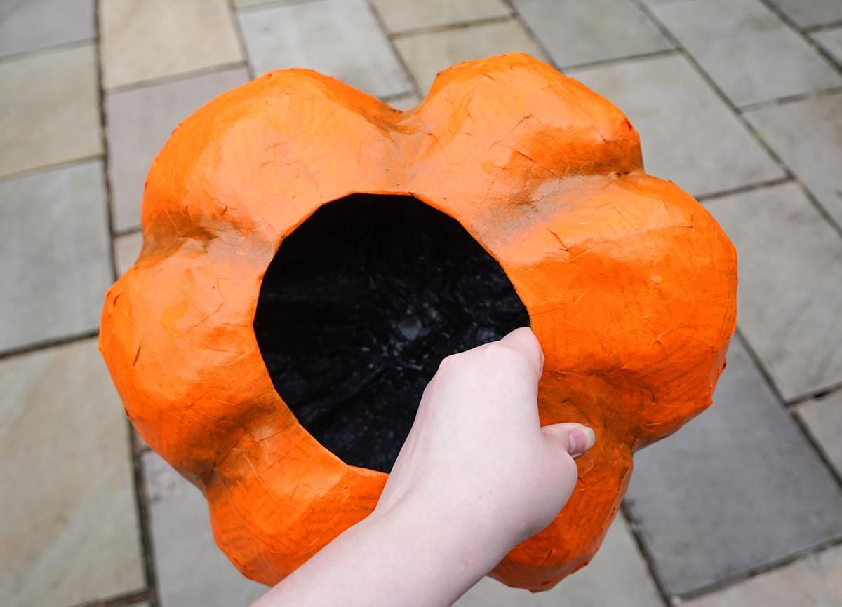 DIY Mod-Roc PUMPKIN ! | How to Make a Large Halloween Prop : 8 Steps ...