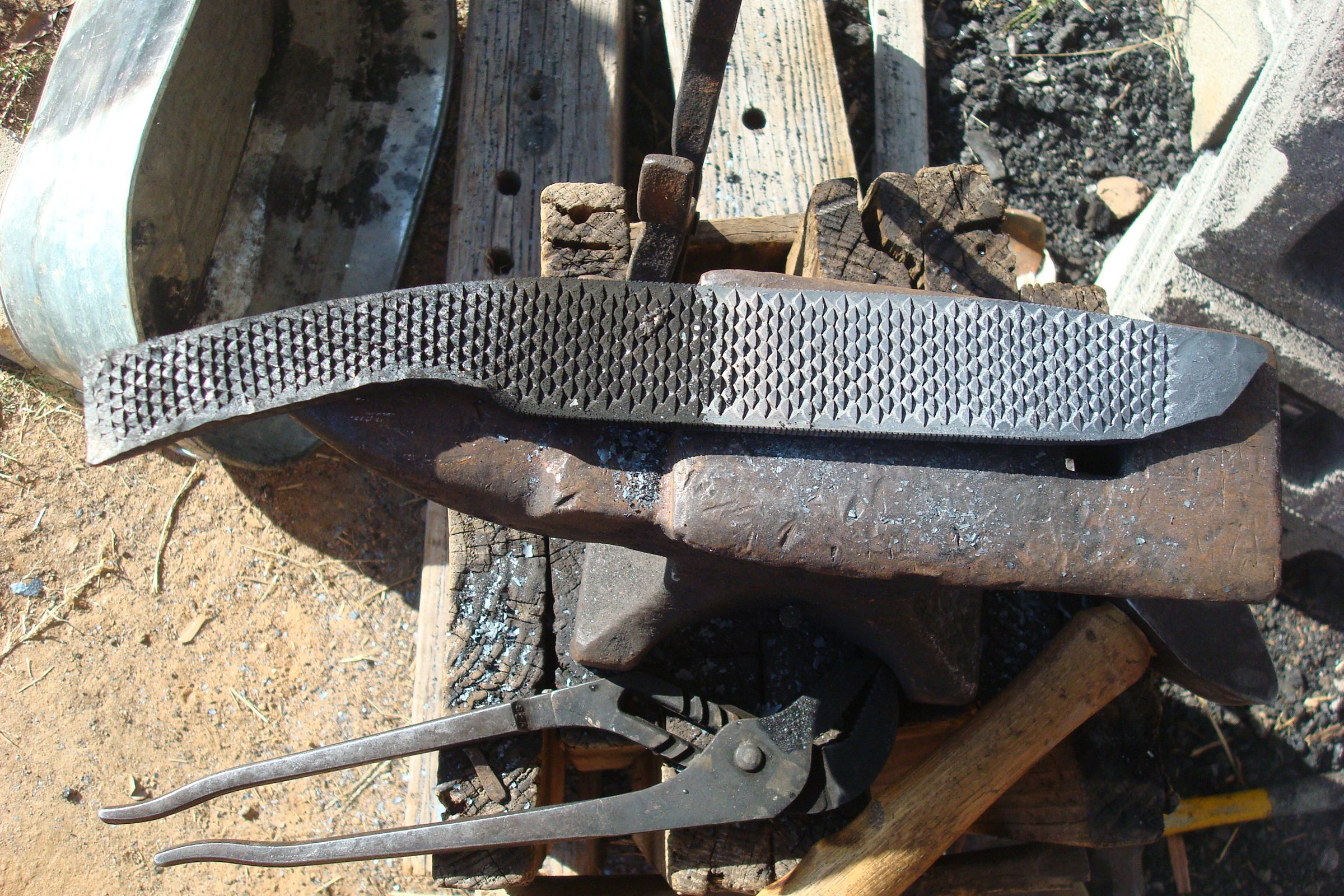 Making a Large Camp Knife From an Old Rasp. Part 1 : 9 Steps ...