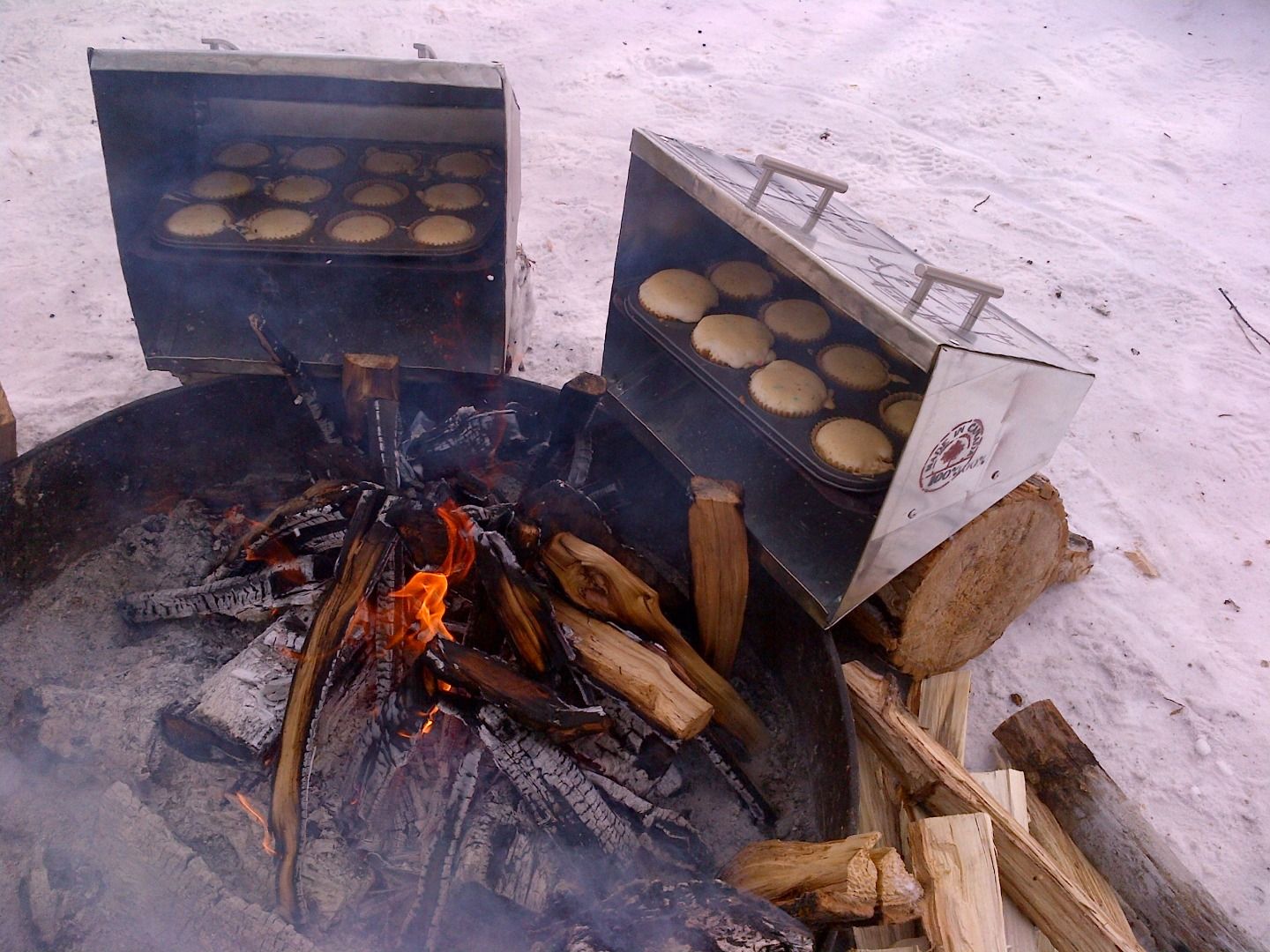 Reflector Oven for Campfires : 10 Steps (with Pictures) - Instructables