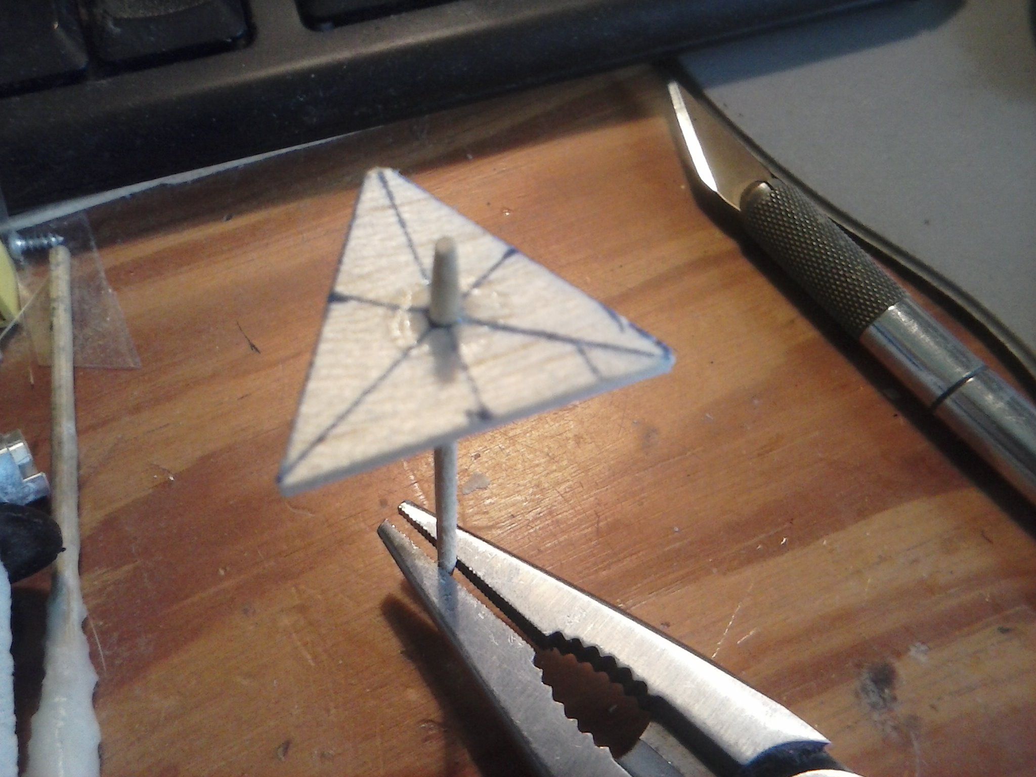 Spinning Kite : 4 Steps - Instructables