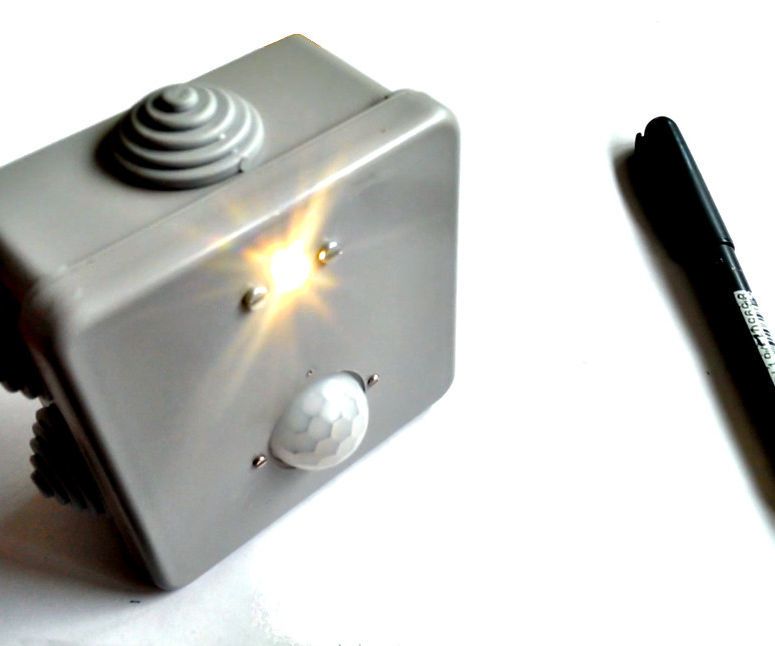 LED Light With PIR Motion Sensor, Soft On/off and 2yr Battery Life : 5 ...