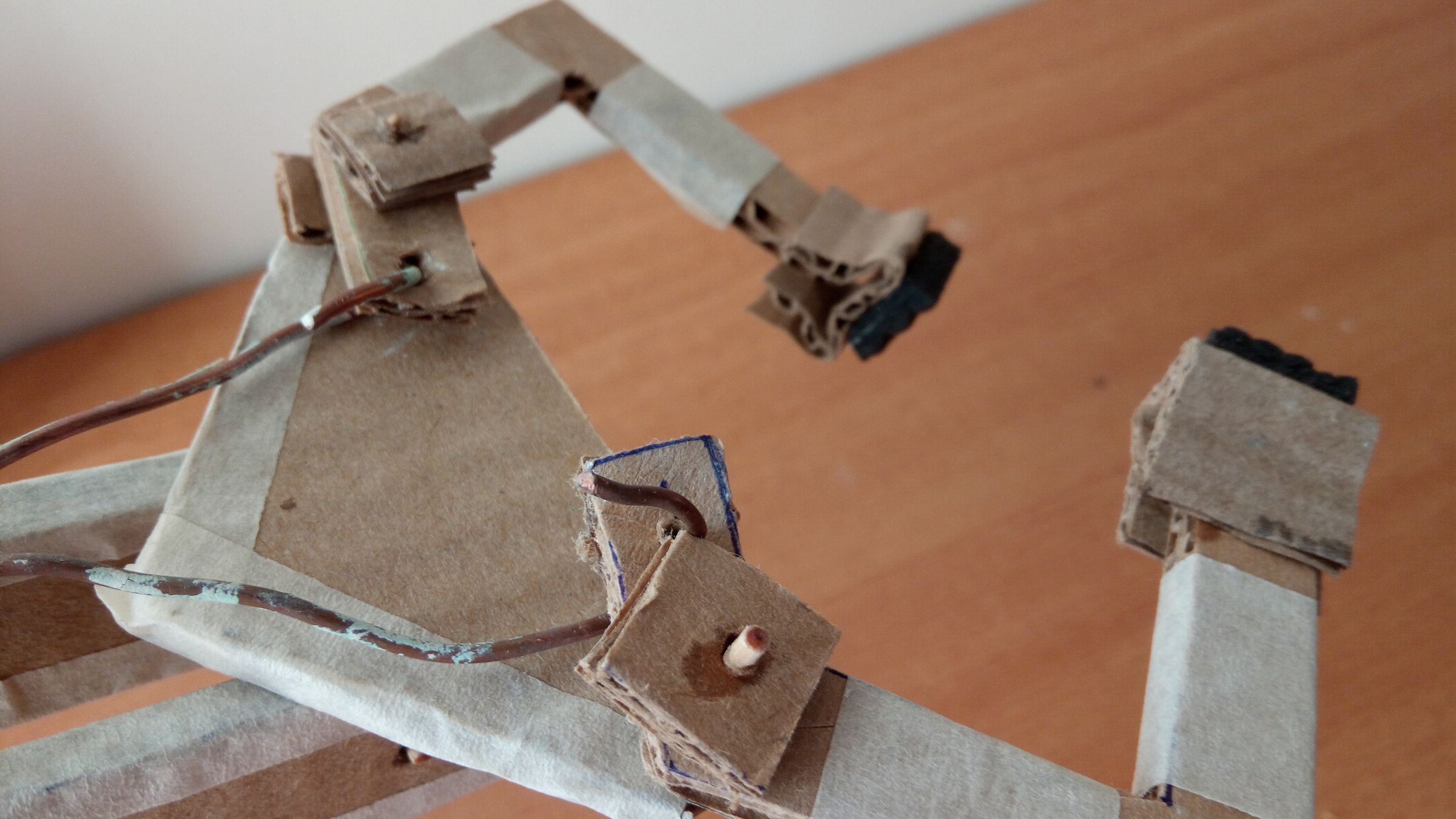 CARDBOARD Robotic Hydraulic Arm : 16 Steps (with Pictures) - Instructables