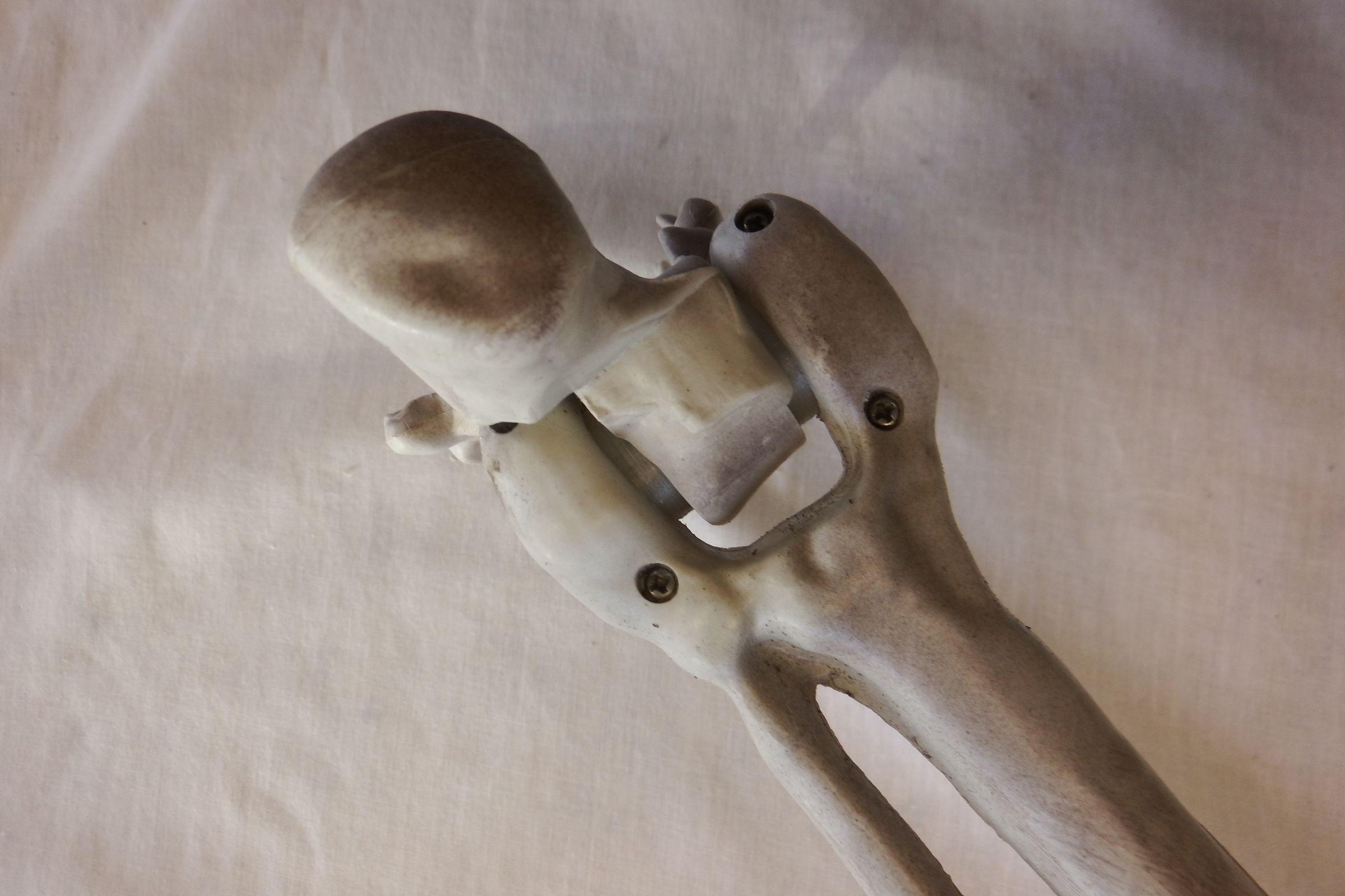 Hack and Repair Plastic Halloween Skeletons : 9 Steps - Instructables