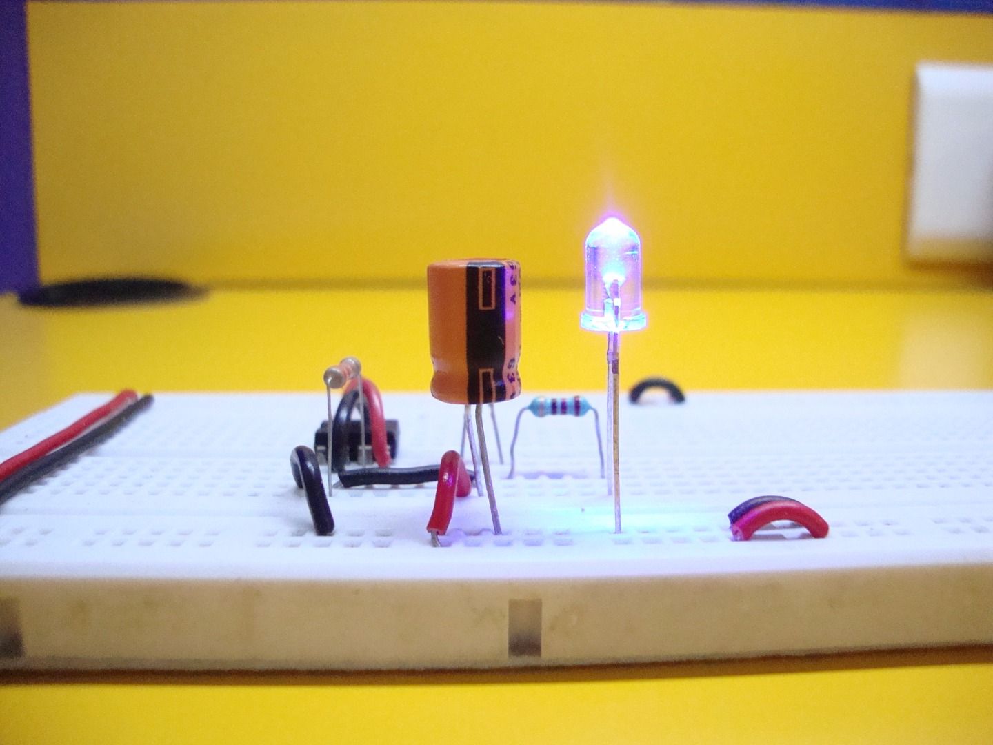 10 Breadboard Projects for Beginners : 17 Steps (with Pictures ...