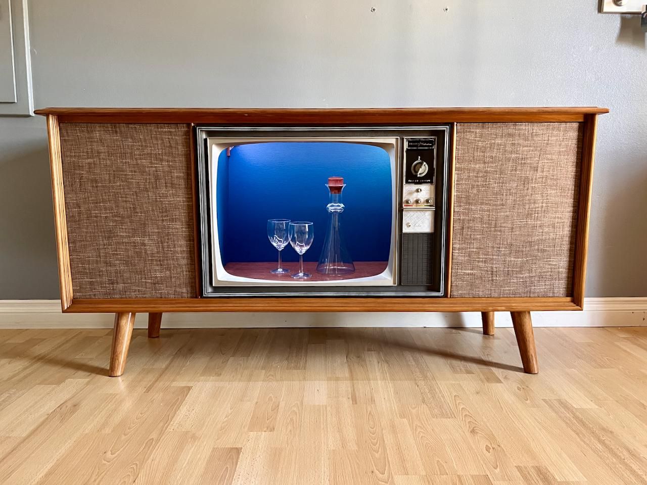 Vintage TV Console Revamp : 8 Steps (with Pictures) - Instructables