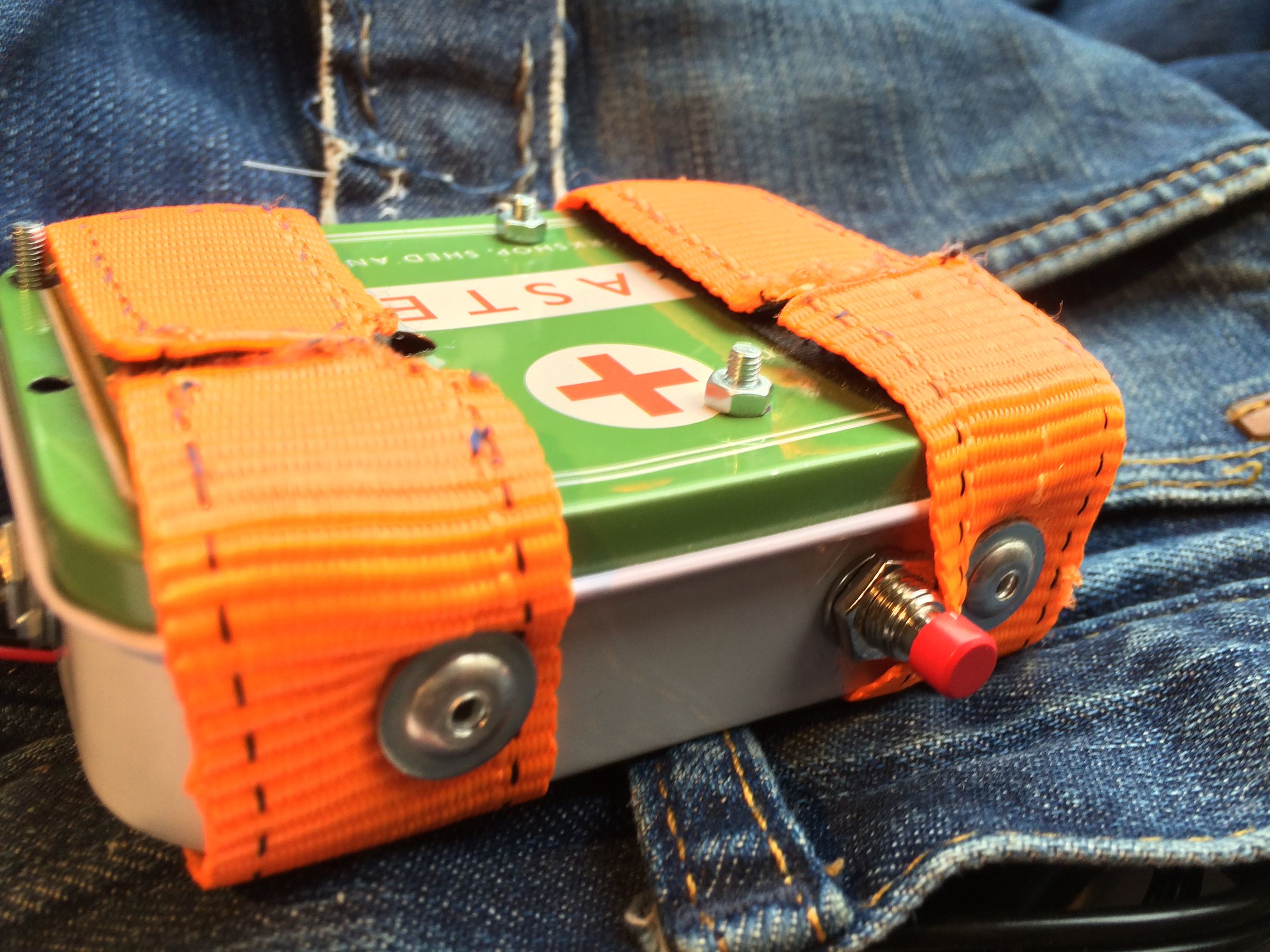 The Zipper Alarm : 4 Steps (with Pictures) - Instructables