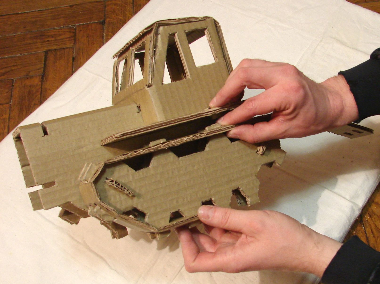 Tractor-cardboarder : 16 Steps (with Pictures) - Instructables