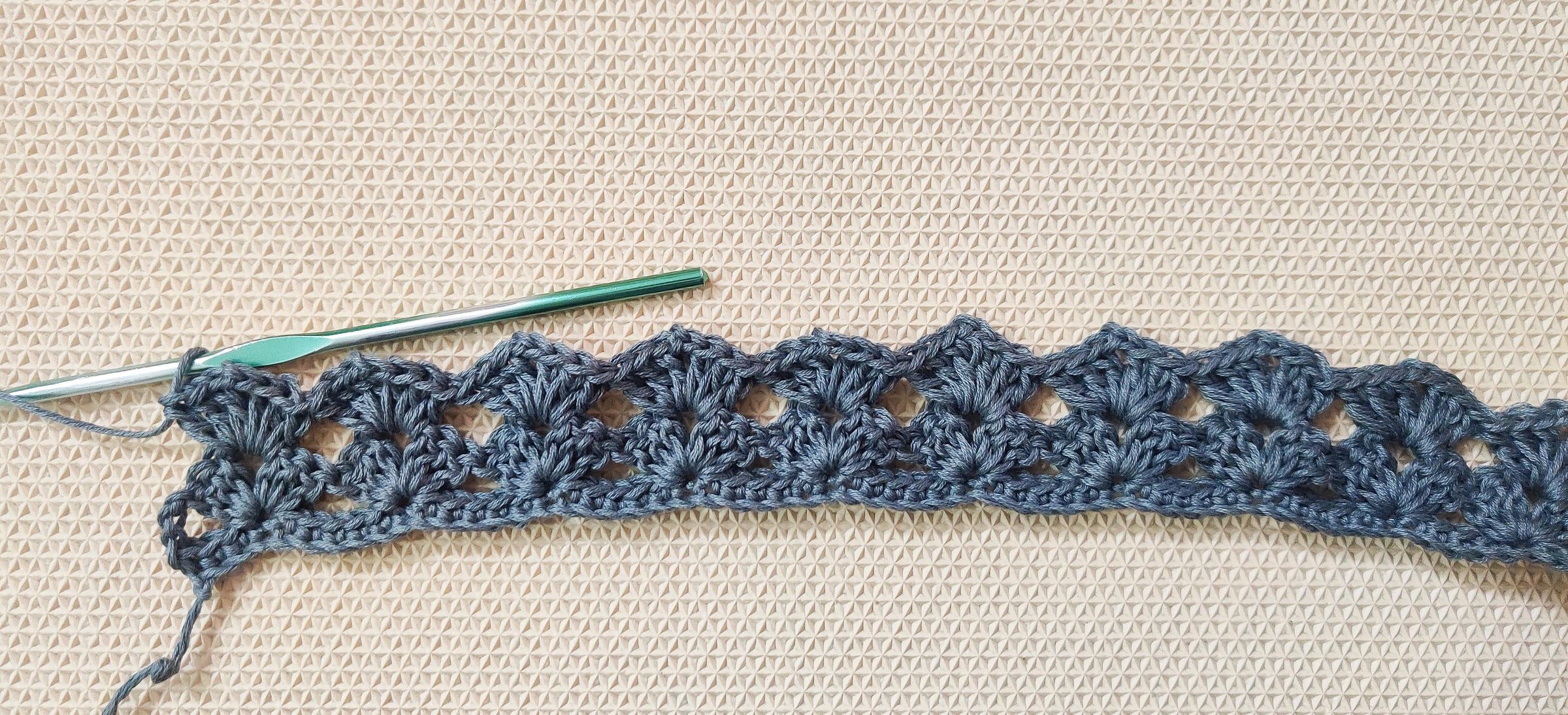 Easy Crochet Table Runner Pattern With Shell Stitch : 6 Steps (with ...