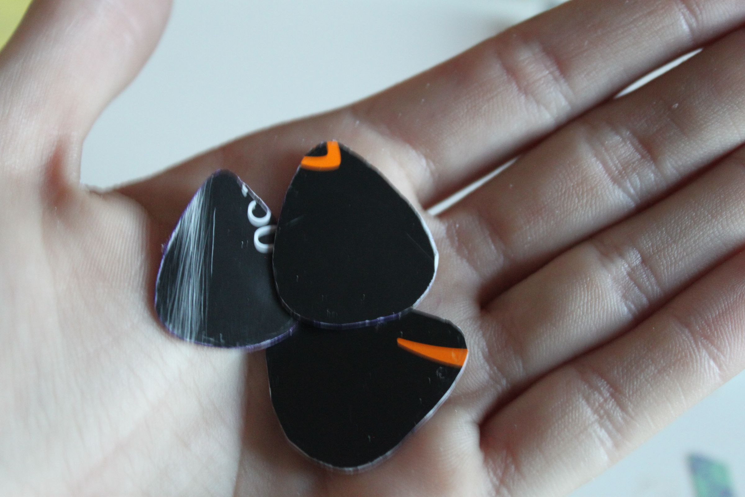 Cheap DIY Guitar Picks : 4 Steps (with Pictures) - Instructables