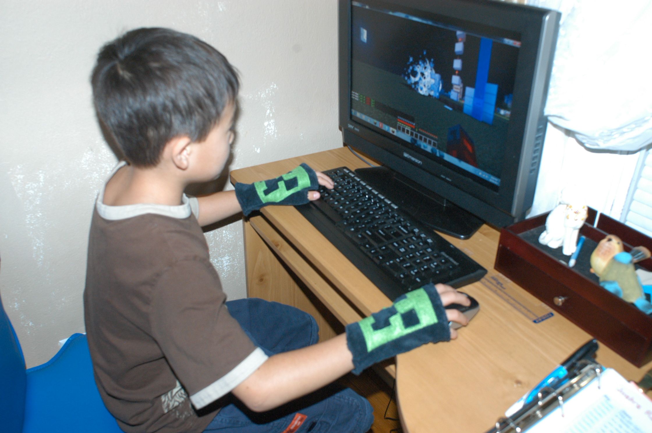 Minecraft Creeper Fingerless Gloves Pattern - Instructables