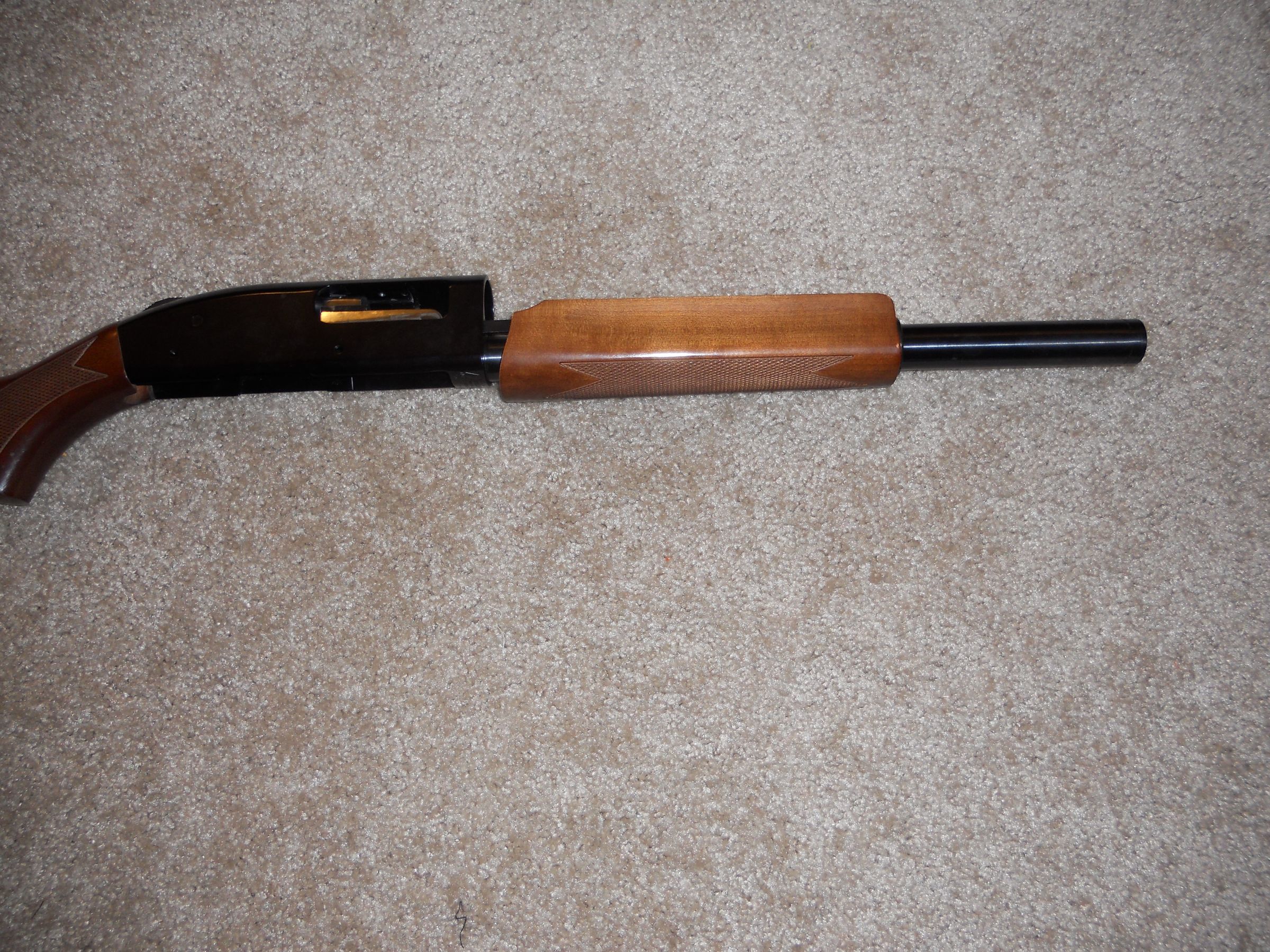 How to Disassemble a Mossberg 500 Series Shotgun : 9 Steps - Instructables