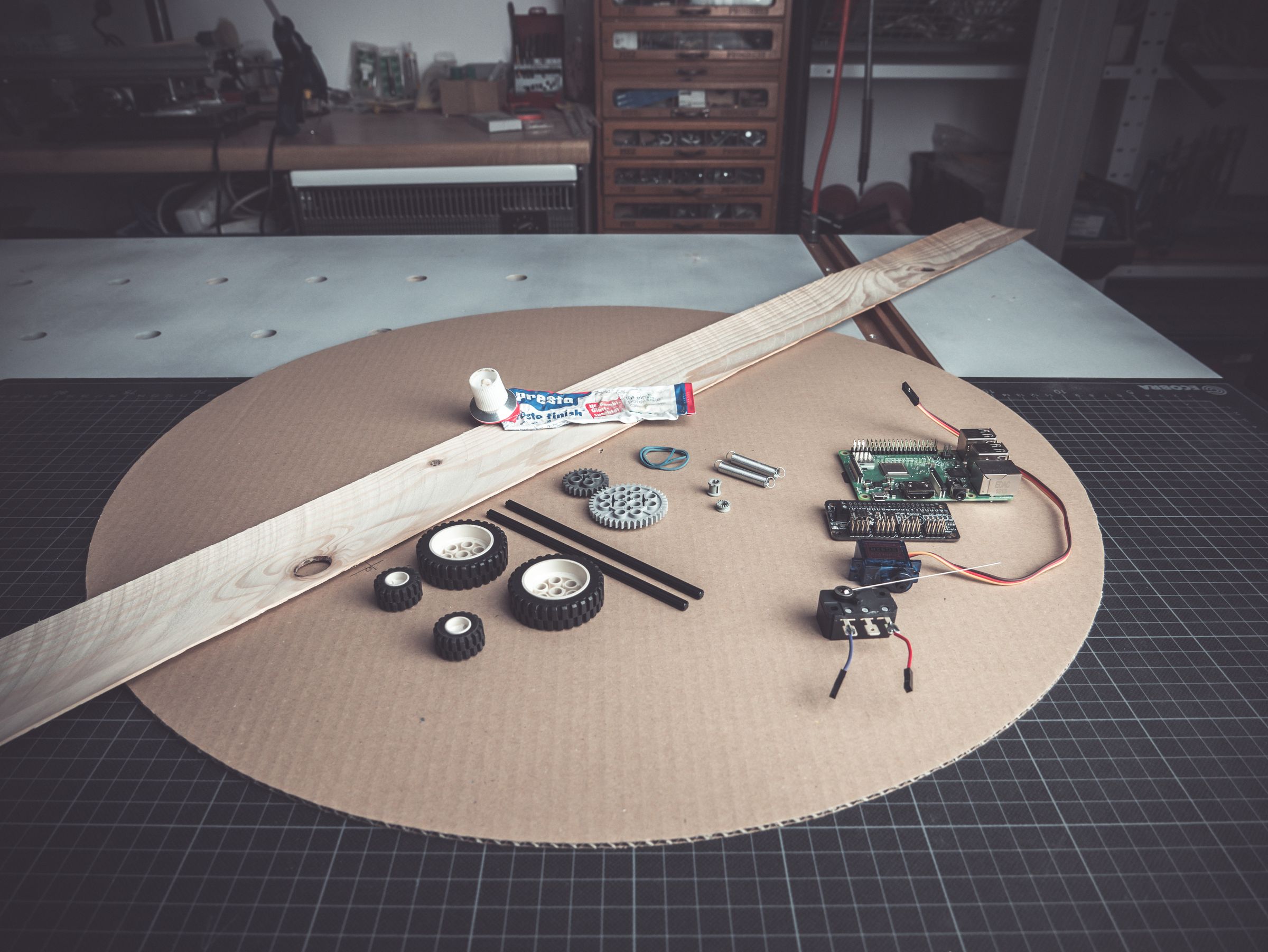 Card Feeder for a Trading Card Machine : 10 Steps (with Pictures ...