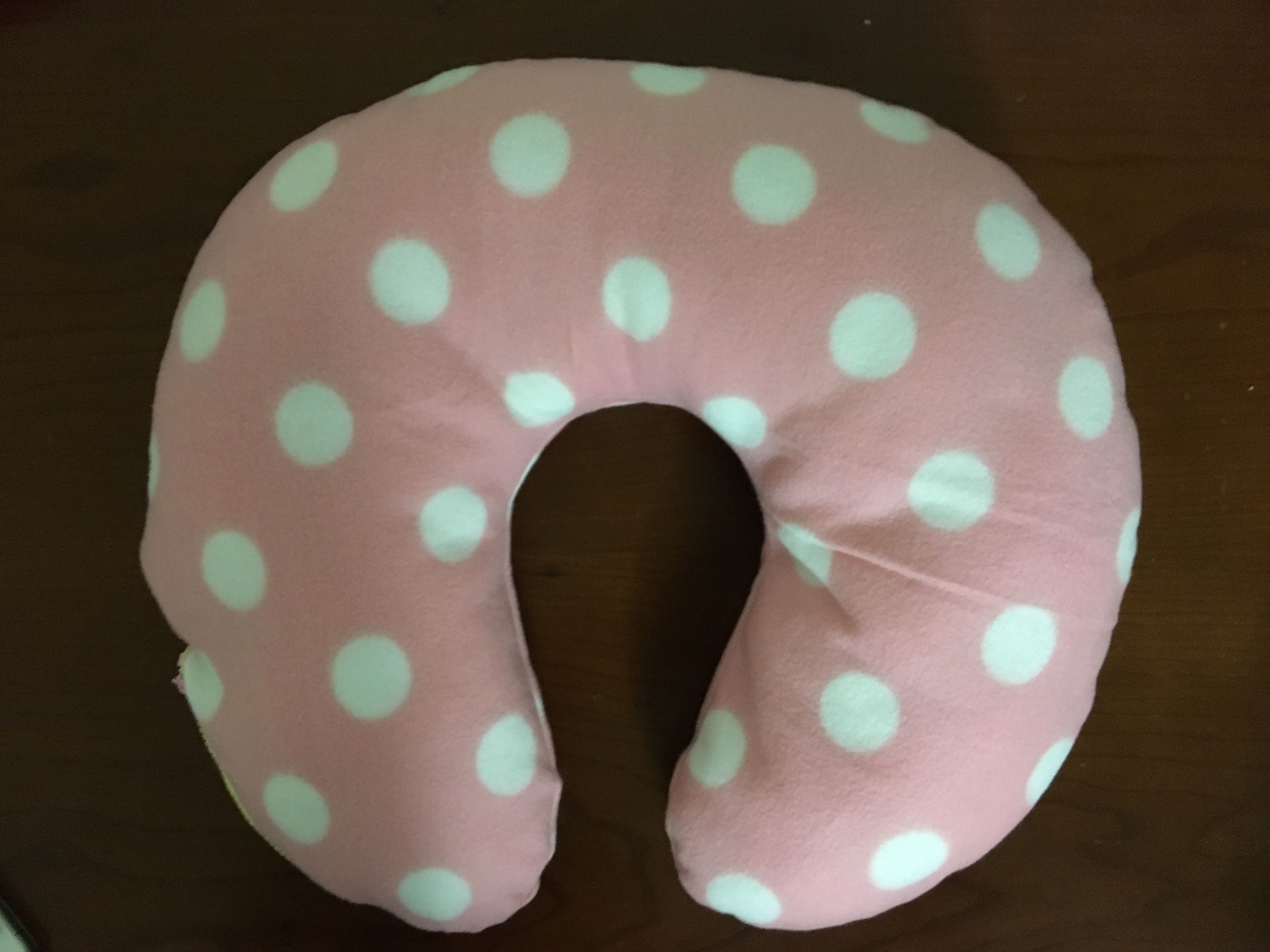Travel Pillow With Pocket : 15 Steps (with Pictures) - Instructables