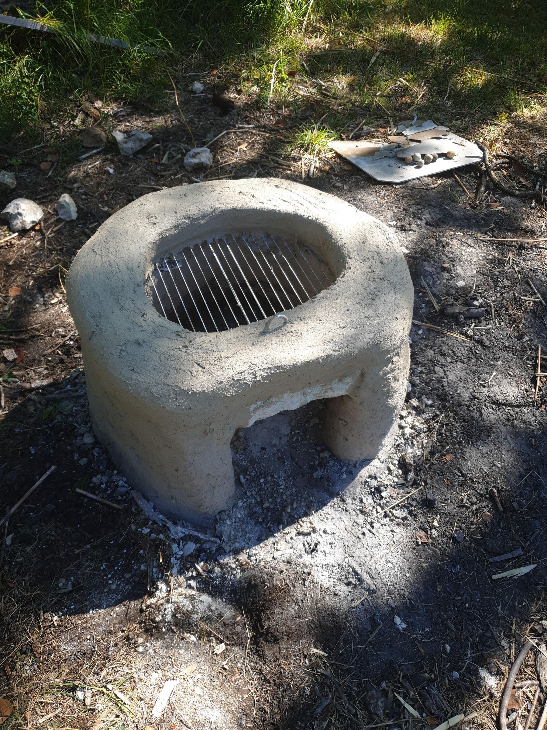Primitive Pottery Wood Firing Updraft Kiln : 7 Steps (with Pictures ...