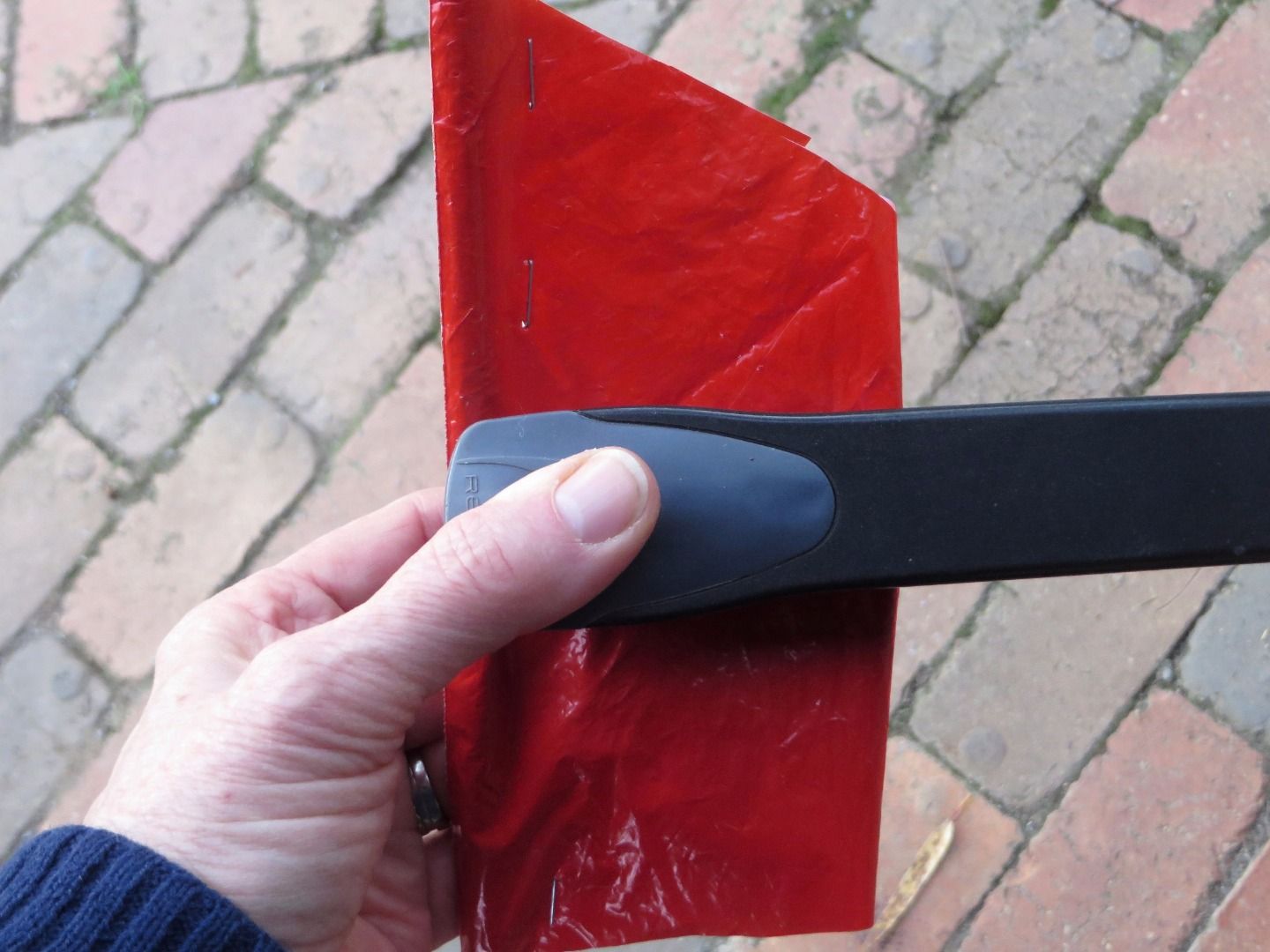 Marker Flags for Reversing Car/Trailer Safely : 6 Steps - Instructables