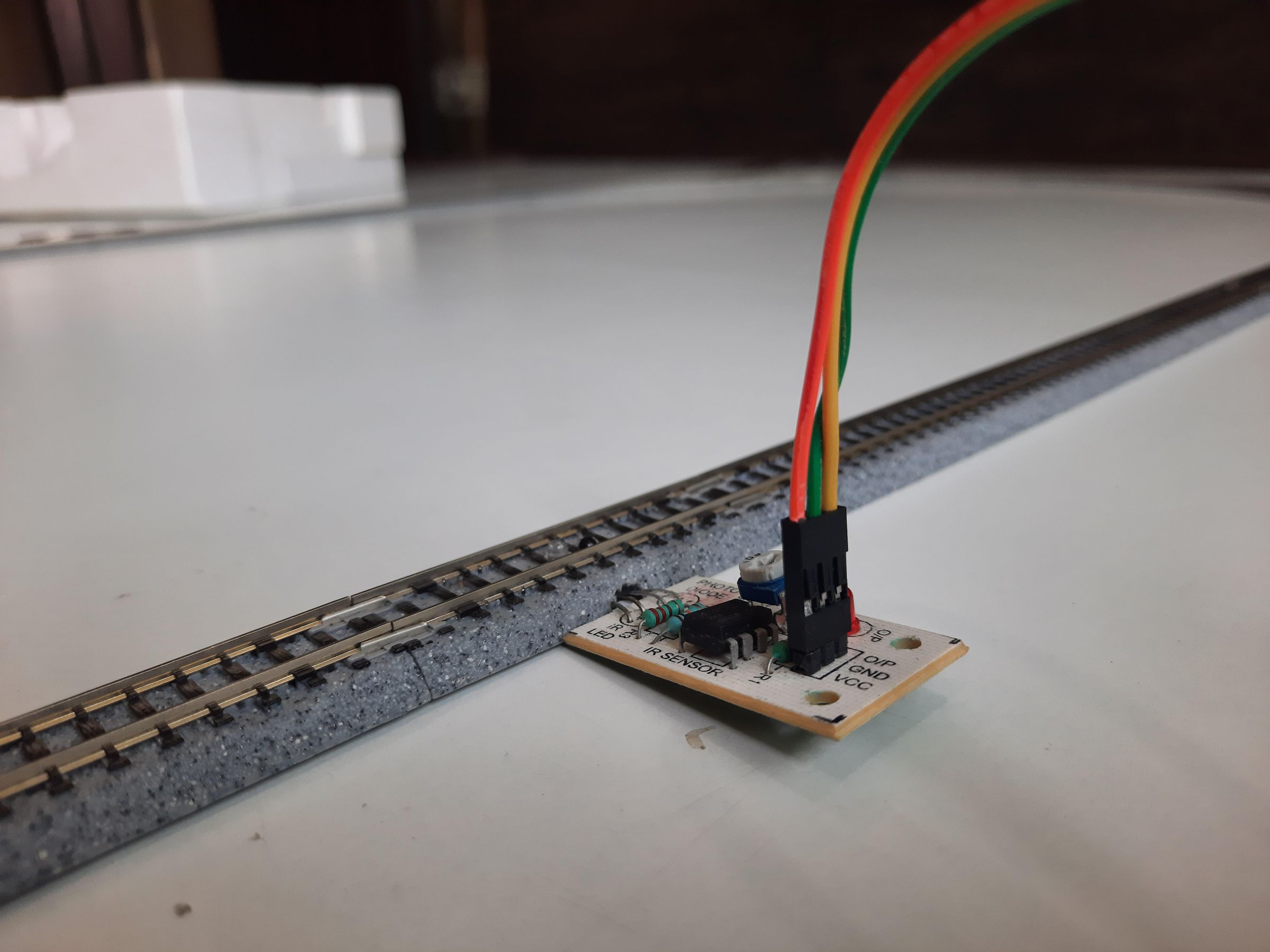 Raspberry Pi Pico Controlled Simple Automated Model Railroad | Model ...