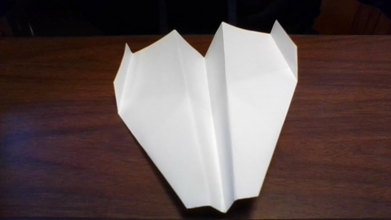 The Best Paper Airplane : 13 Steps (with Pictures) - Instructables