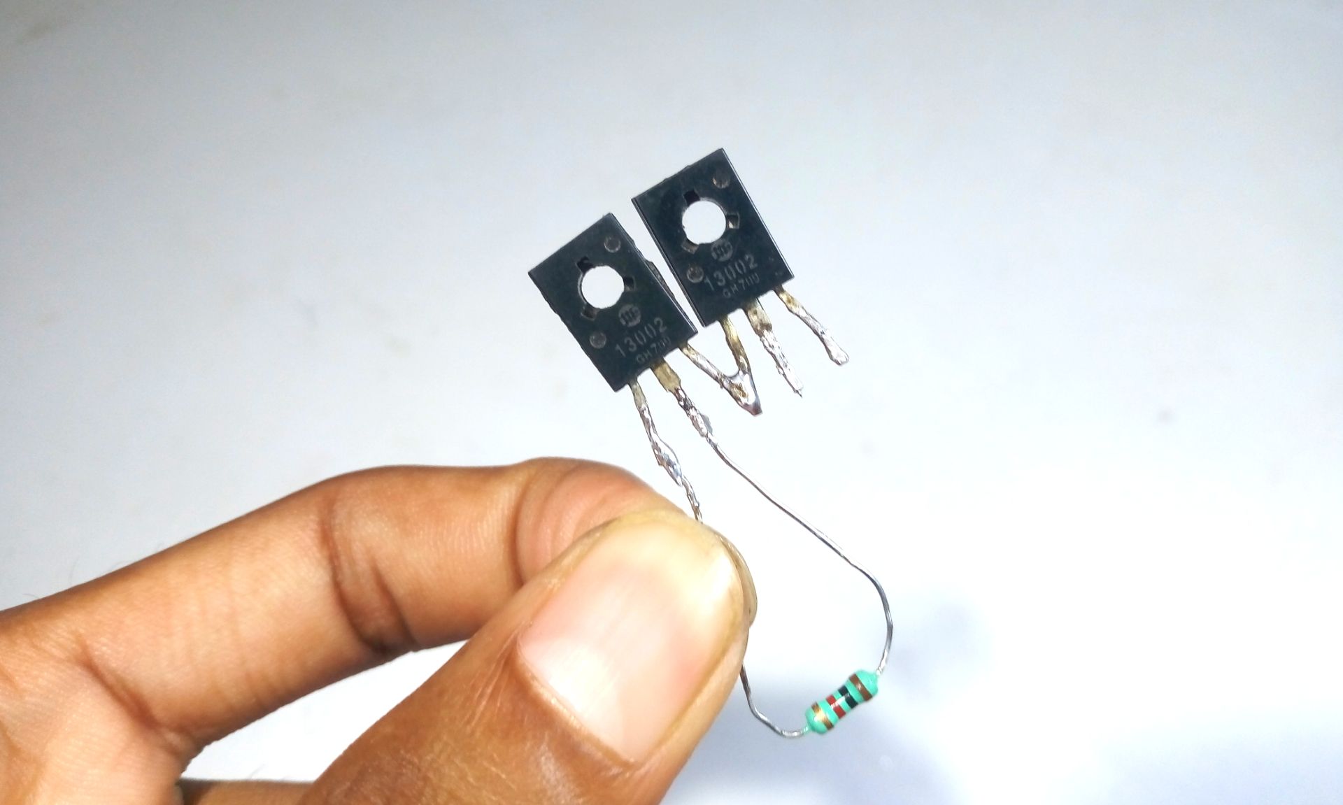 13002 Double Transistor Amplifier : 9 Steps - Instructables