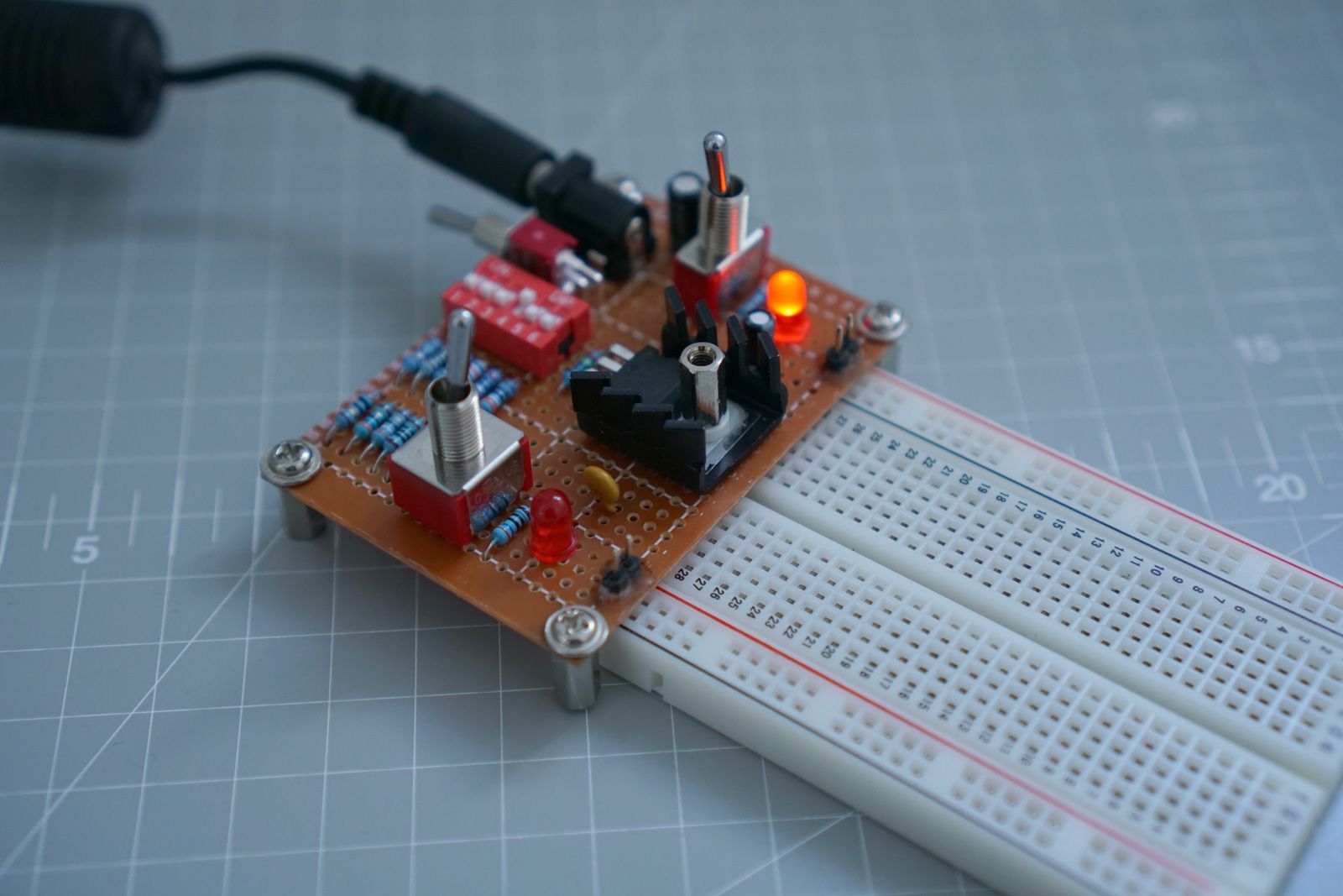 Ultimate DIY Breadboard Power Supply : 9 Steps (with Pictures ...