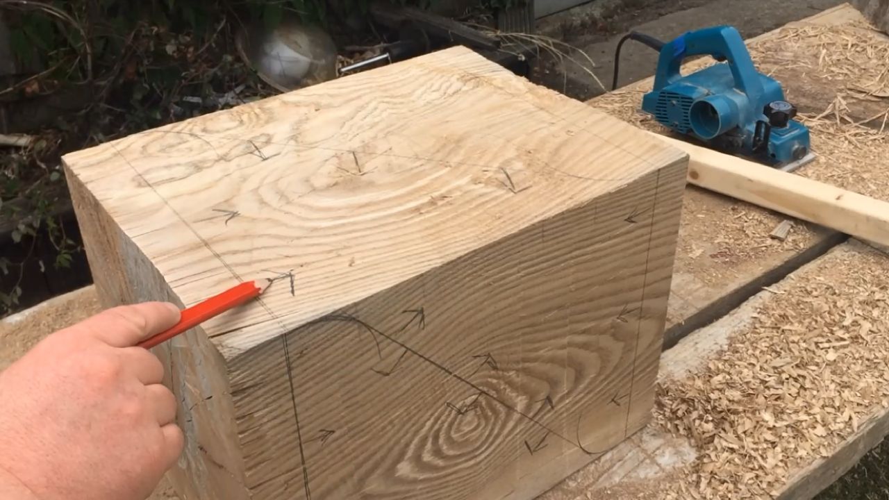 Twisted Stool / End Table : 14 Steps (with Pictures) - Instructables