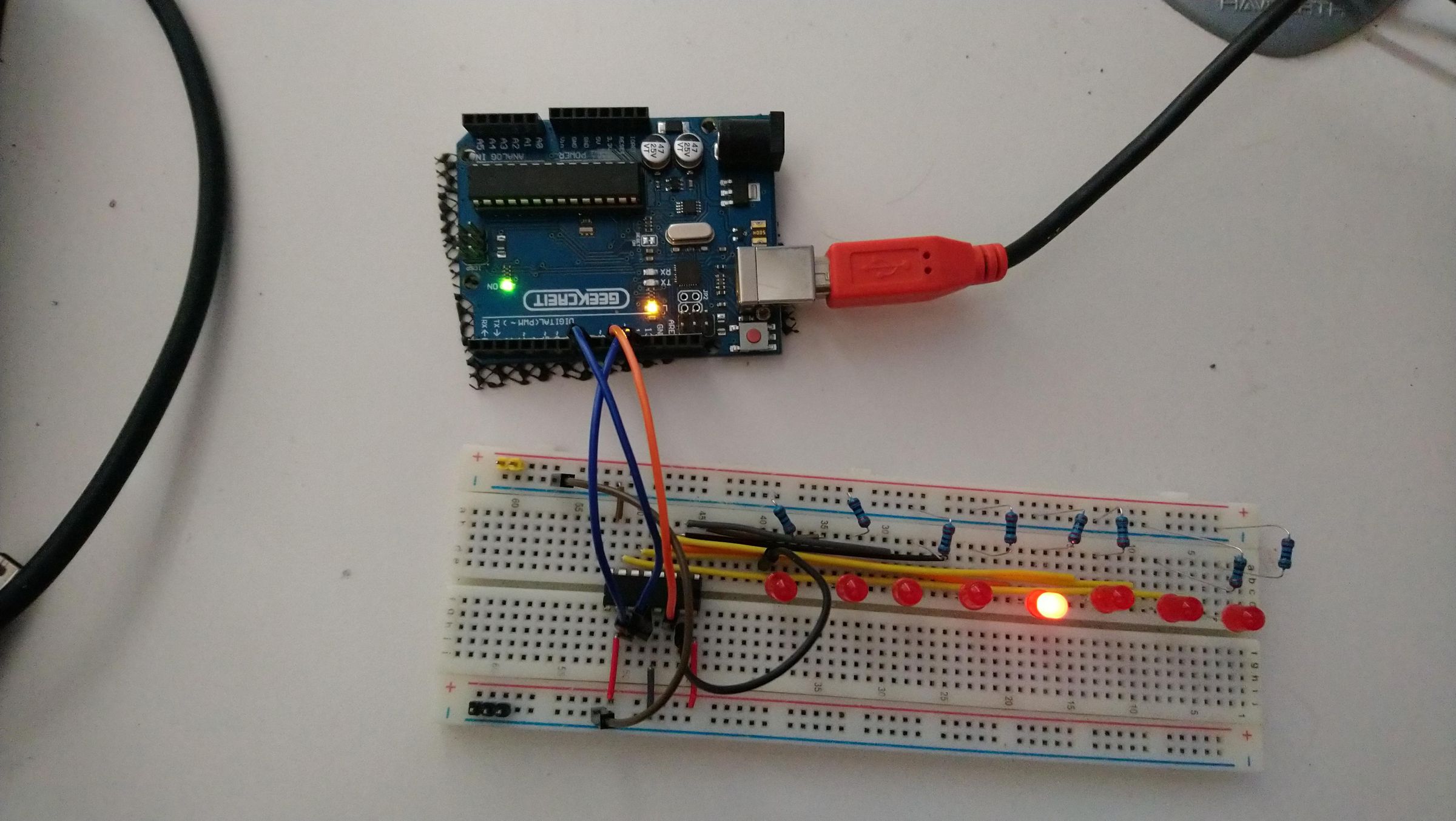 8-LED Knightrider: Using Shift Registers With Arduino : 5 Steps (with ...